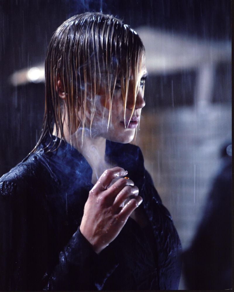 Katee Sackhoff Standing In Rain In Bionic Woman Photo Print (8 x 10 ...