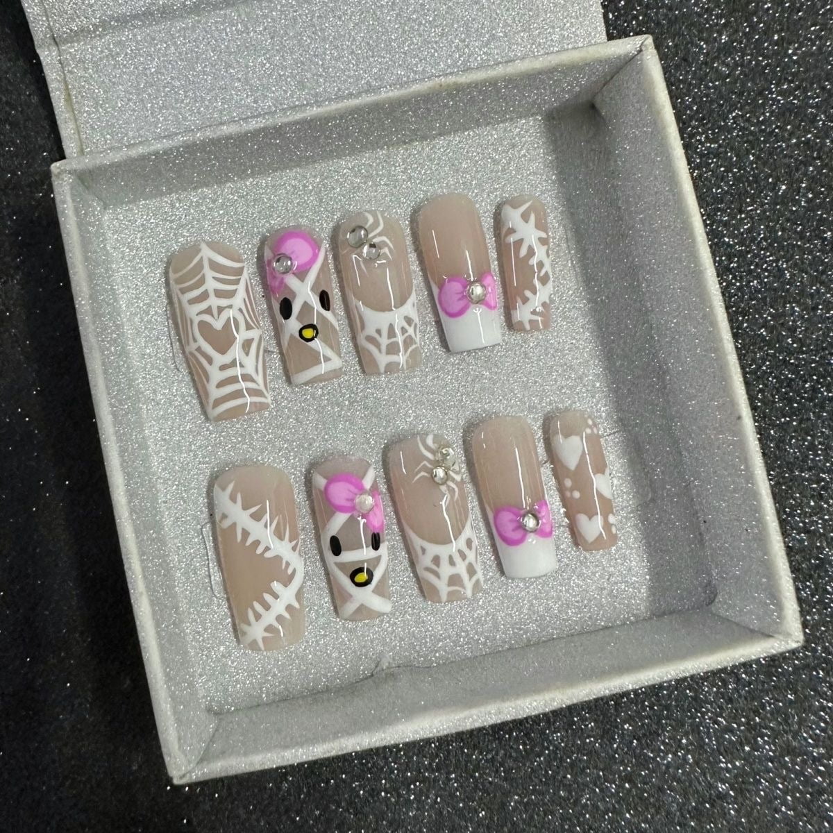 Kawaii Hello Kitty 3D Stereo Almond Square Detachable Fake Nails Art ...