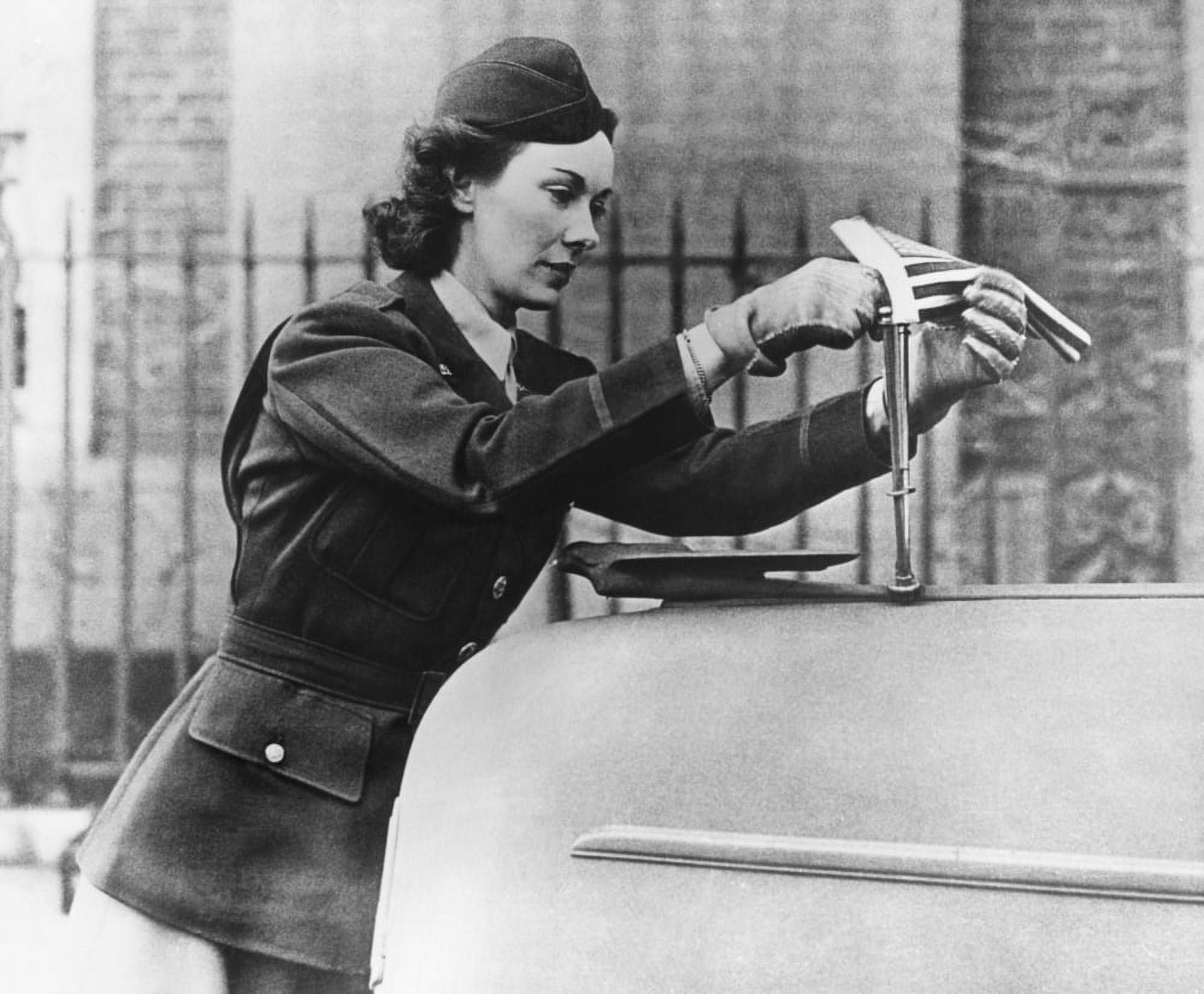 Kay Summersby History (24 x 18) - Walmart.com