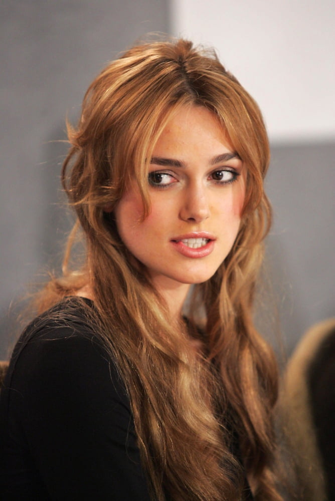 Keira Knightley At The Press Conference For Pride & Prejudice Premiere ...