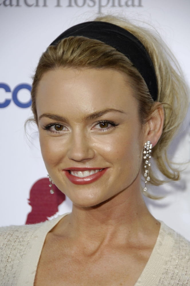 Kelly Carlson At Arrivals For Runway For Life Benefit For St. Jude ...