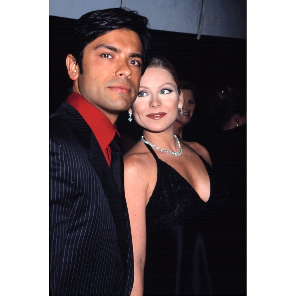 Kelly Ripa And Mark Consuelos At The Daytime Emmy Awards Nyc 5182001 By ...