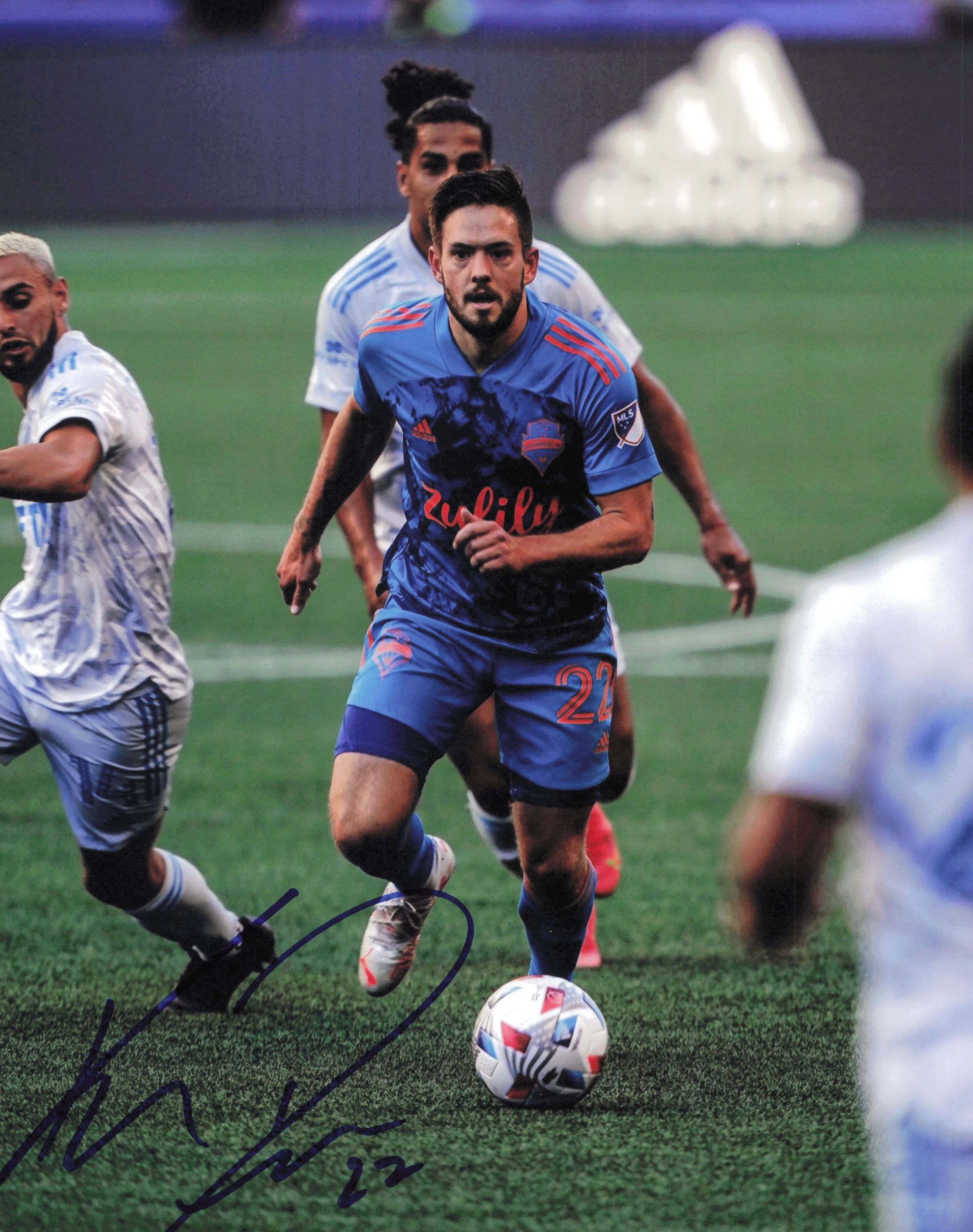 Kelyn Rowe Autographed 8x10 Photo Seattle Sounders SKU #244407 ...