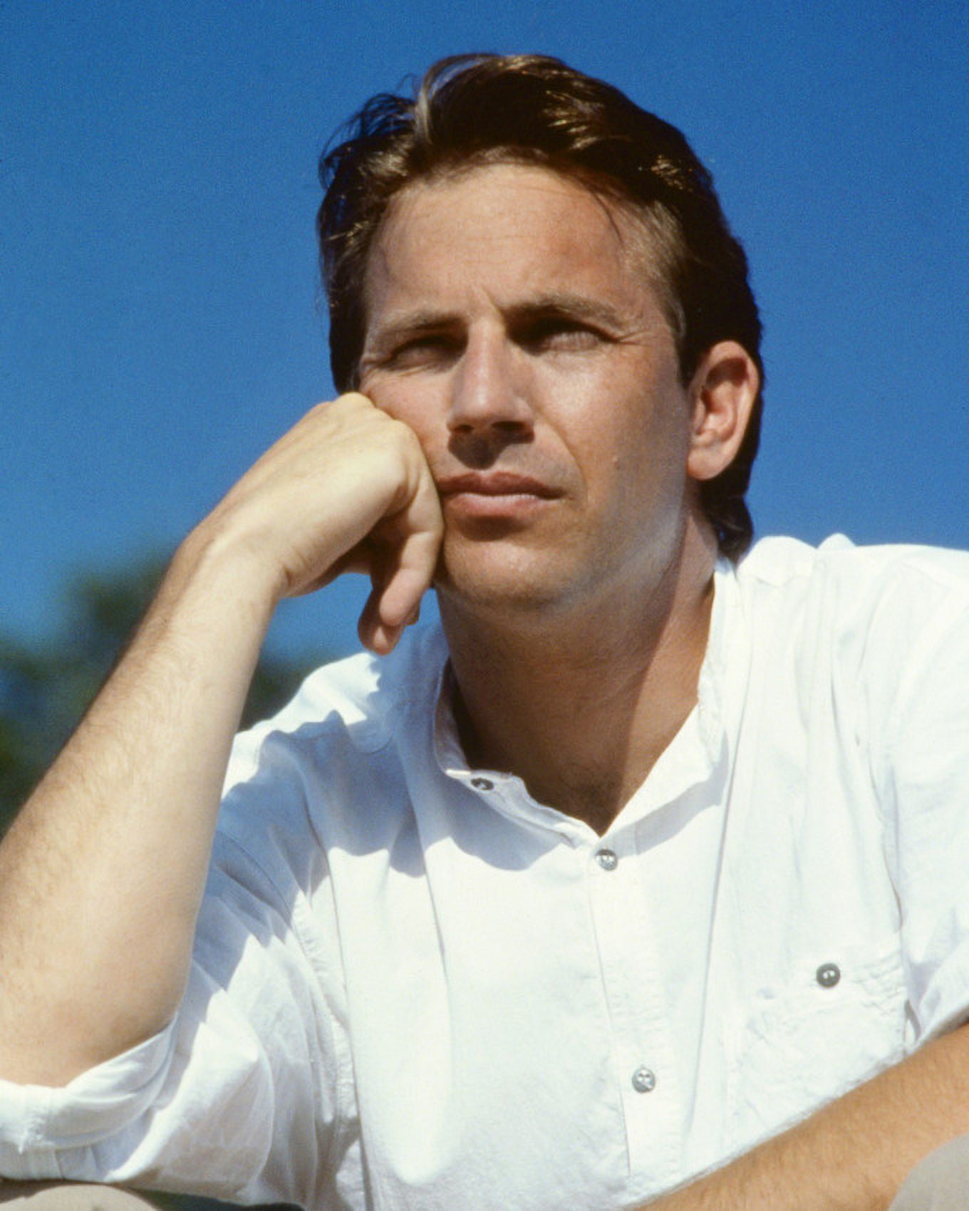 Kevin Costner In A Perfect World Portrait In White Outfit 24X36 Classic ...