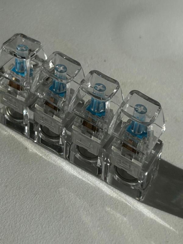 Keyboard Fidget Toy with Luminous Transparent Shaft – Crystal Keycap ...