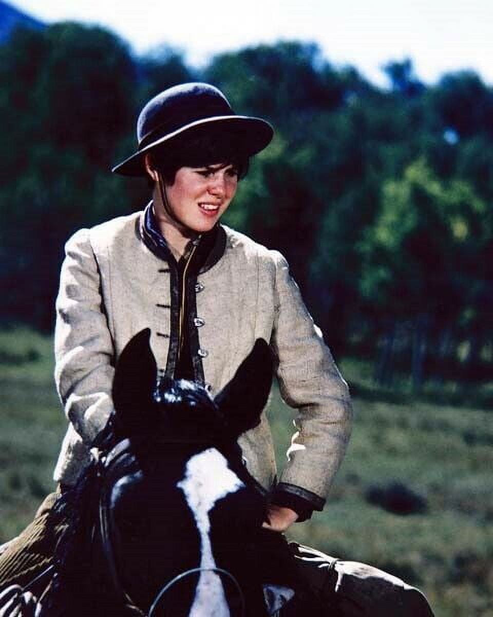 Kim Darby as young Mattie Ross on horseback 1969 True Grit 8x10 inch ...