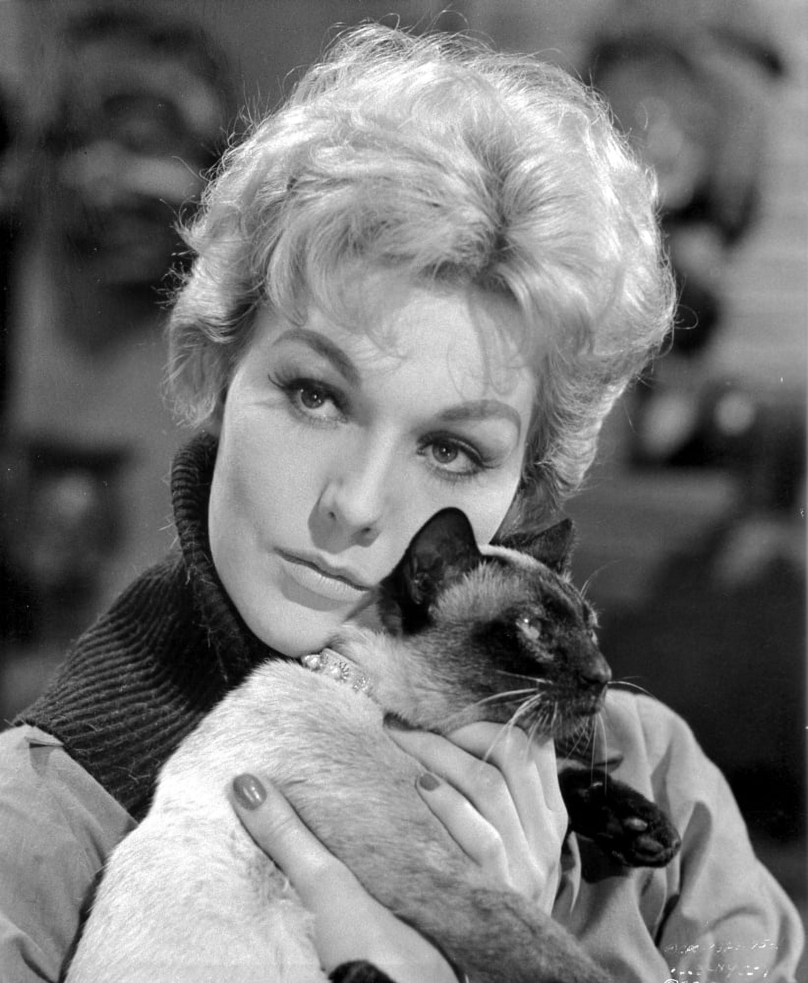 Kim Novak Holding Cat Portrait Photo Print (24 x 30) - Walmart.com