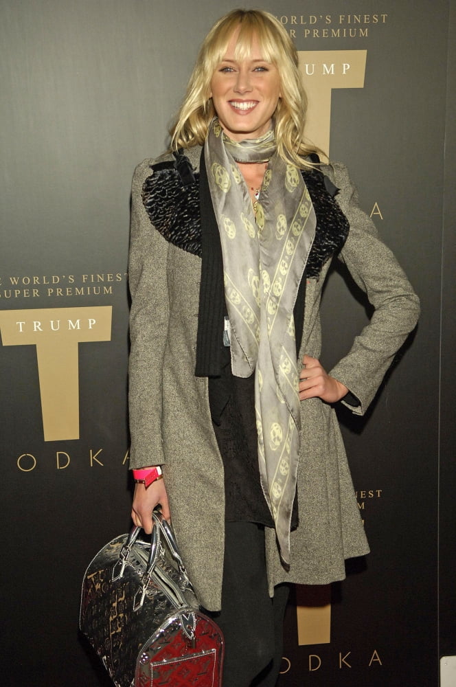 Kimberly Stewart (Carrying A Louis Vuitton Bag) At Arrivals For Drinks ...