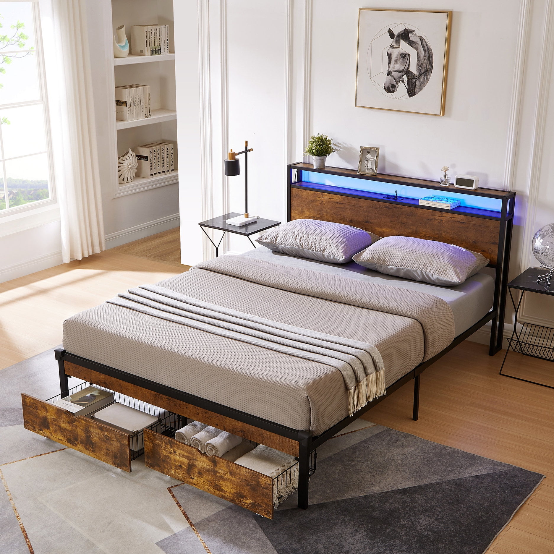 King Bed With Metal Platform Configuration, Wooden Head/ Distinct ...