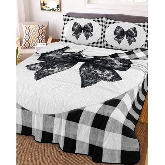 King Quilt Bedding Set, Lace Bow Black Buffalo Lightweight Coverlet ...