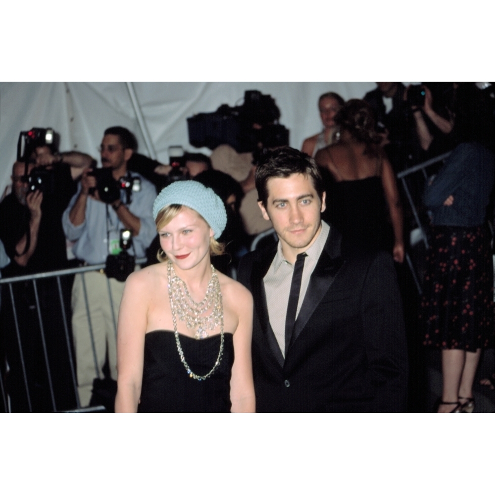 Kirsten Dunst And Jake Gyllenhaal At Metropolitan Museum Of Art Goddess ...