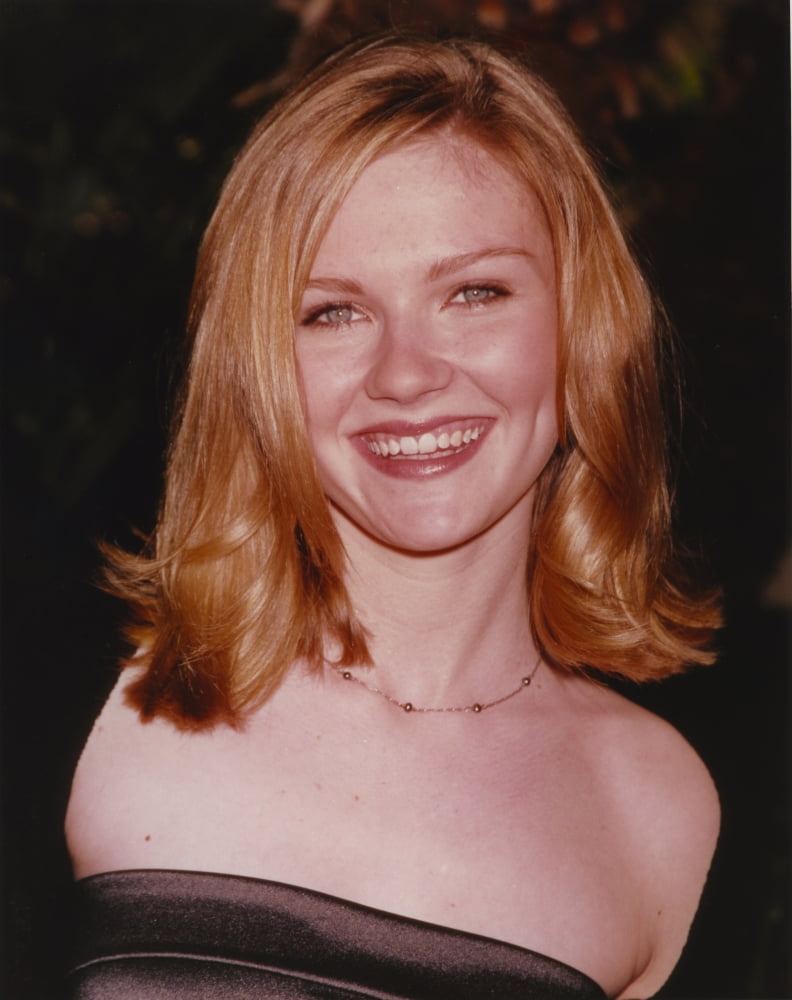 Kirsten Dunst smiling Close Up Portrait Photo Print (8 x 10) - Walmart.com