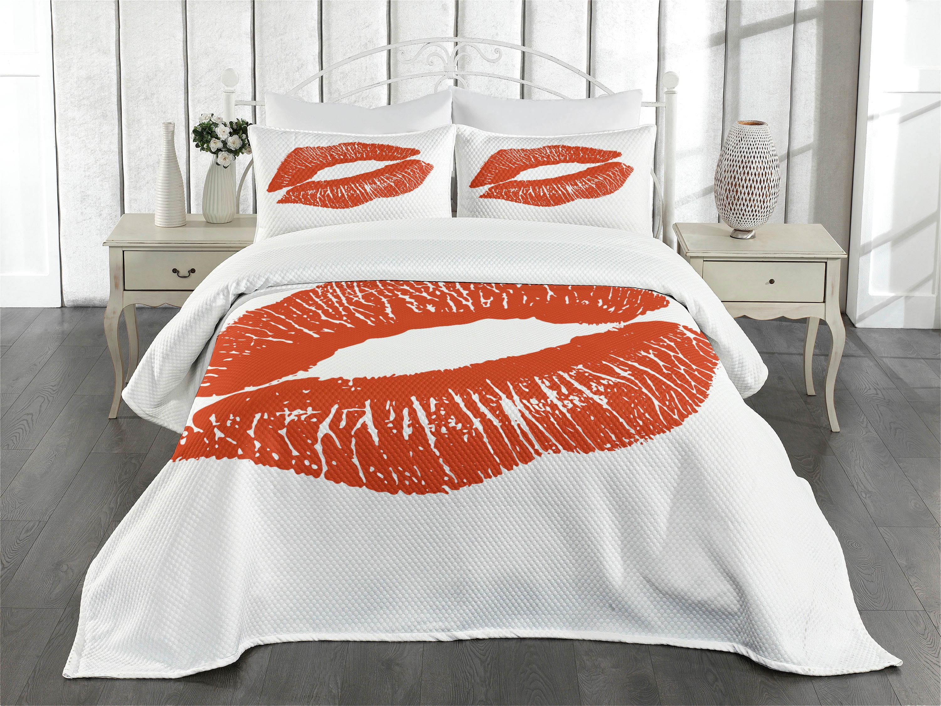Kiss Bedspread Set King Size, Print of Lips Kiss Mark on White ...