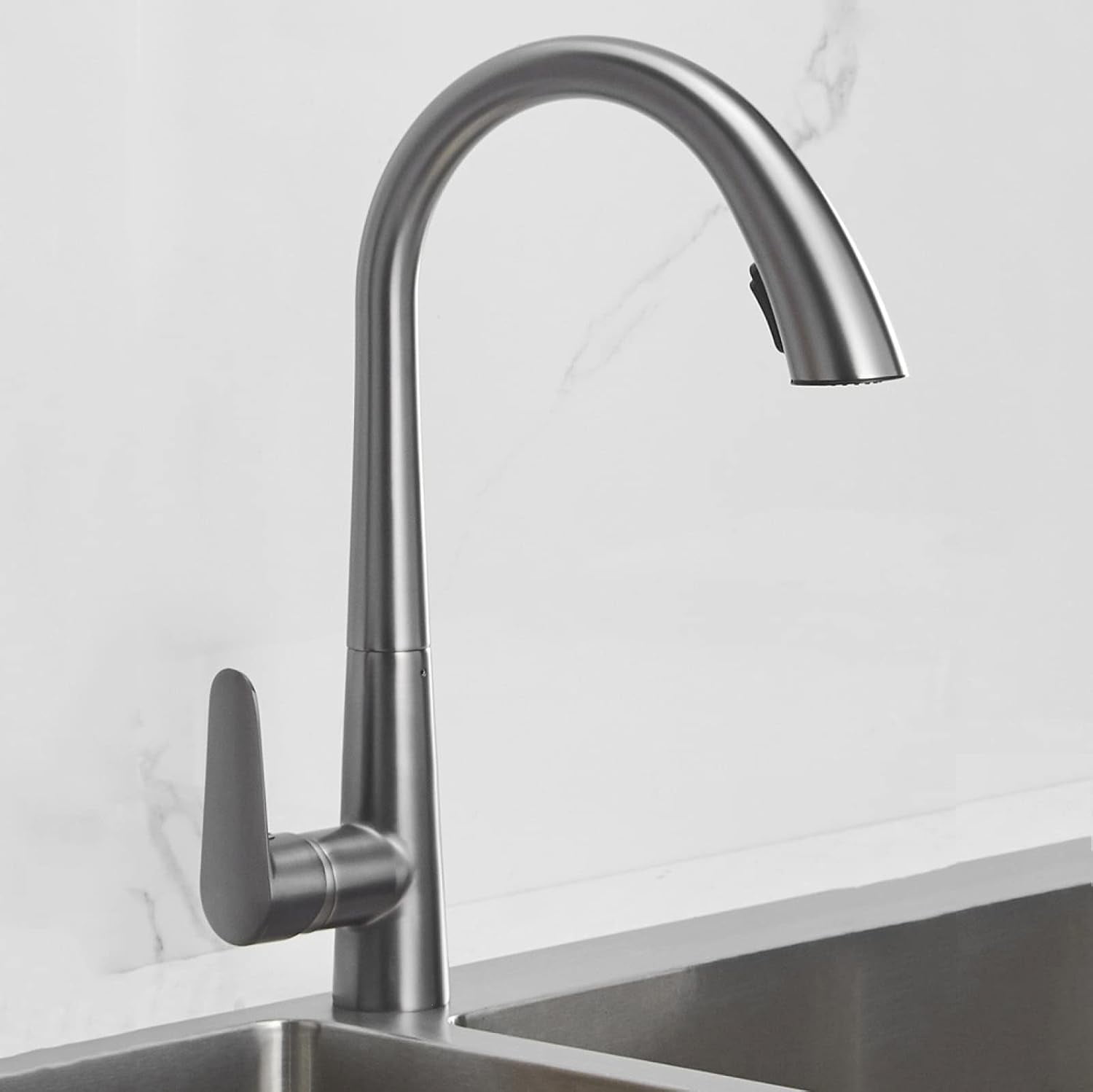 Kitchen Faucet with Pull Down Sprayer,Single Handle Hot and Cold Water ...