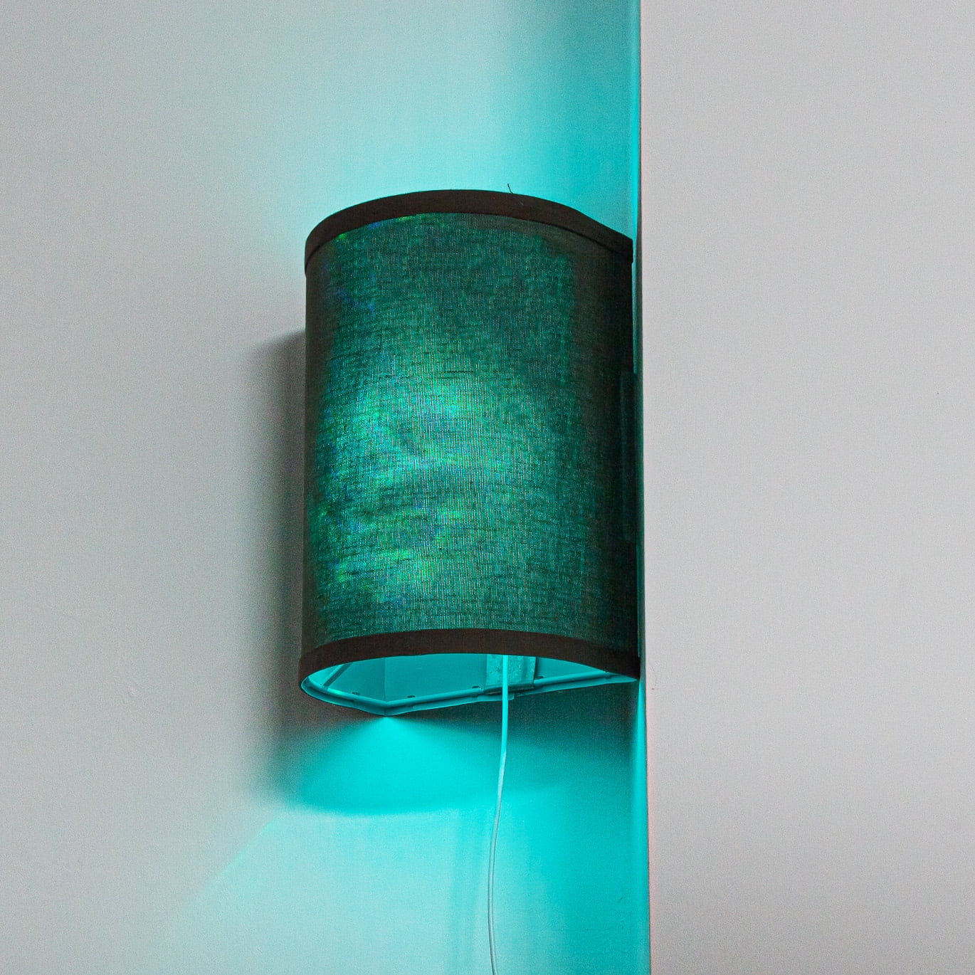 Kiven Fabric Hover Corner Accent Light, RGB Mode, LED Accent Wall ...