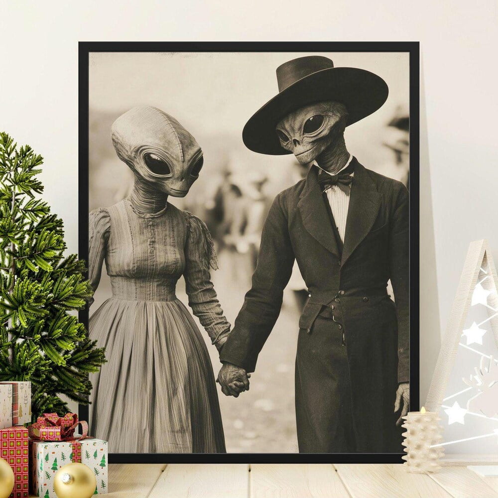 Kna Prints - Vintage Alien Couple Poster, Retro Sci-Fi Wall Art, Unique ...