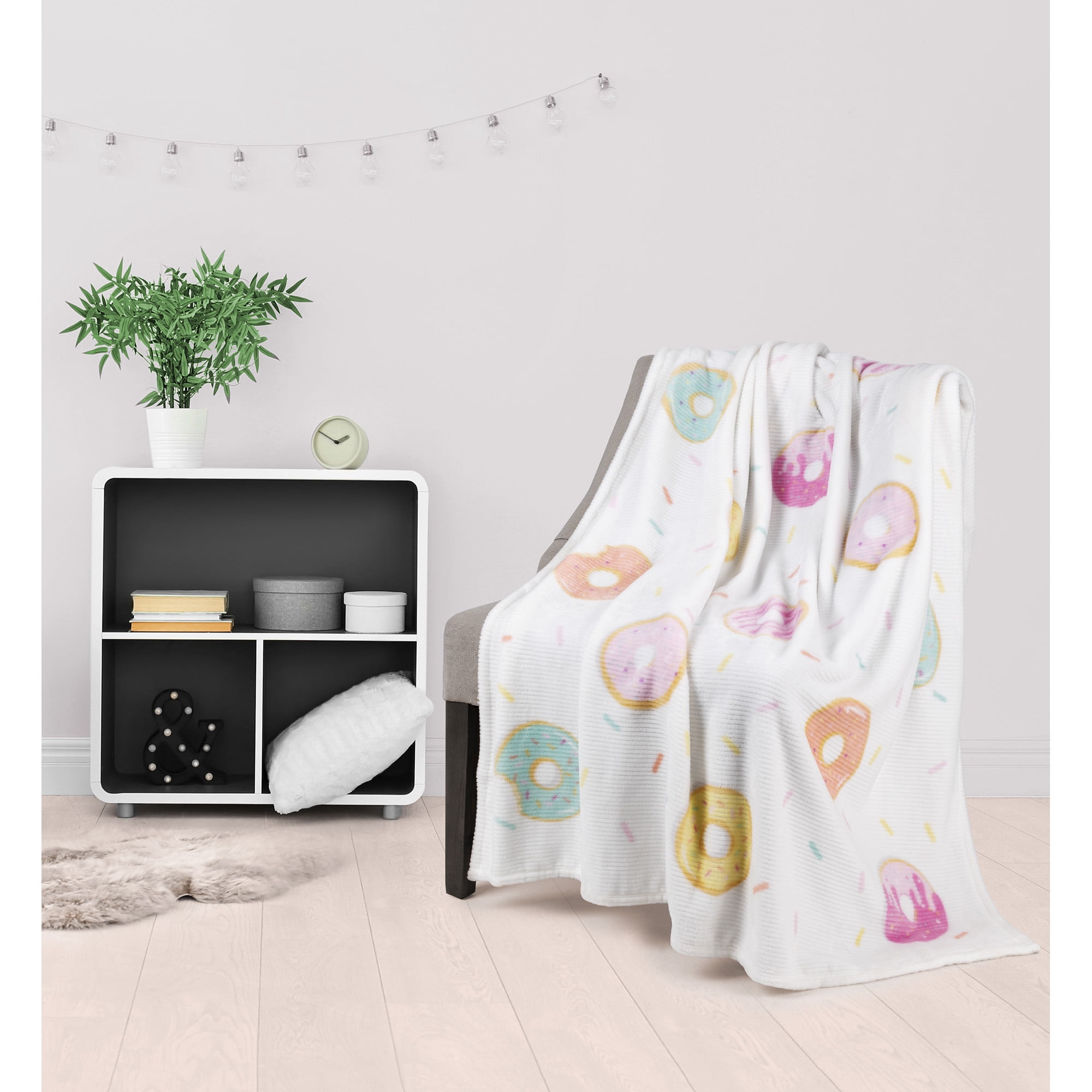 Safdie & Co Donuts 100% Polyester Flannel Knitted Ribbed Throw, 48" x ...