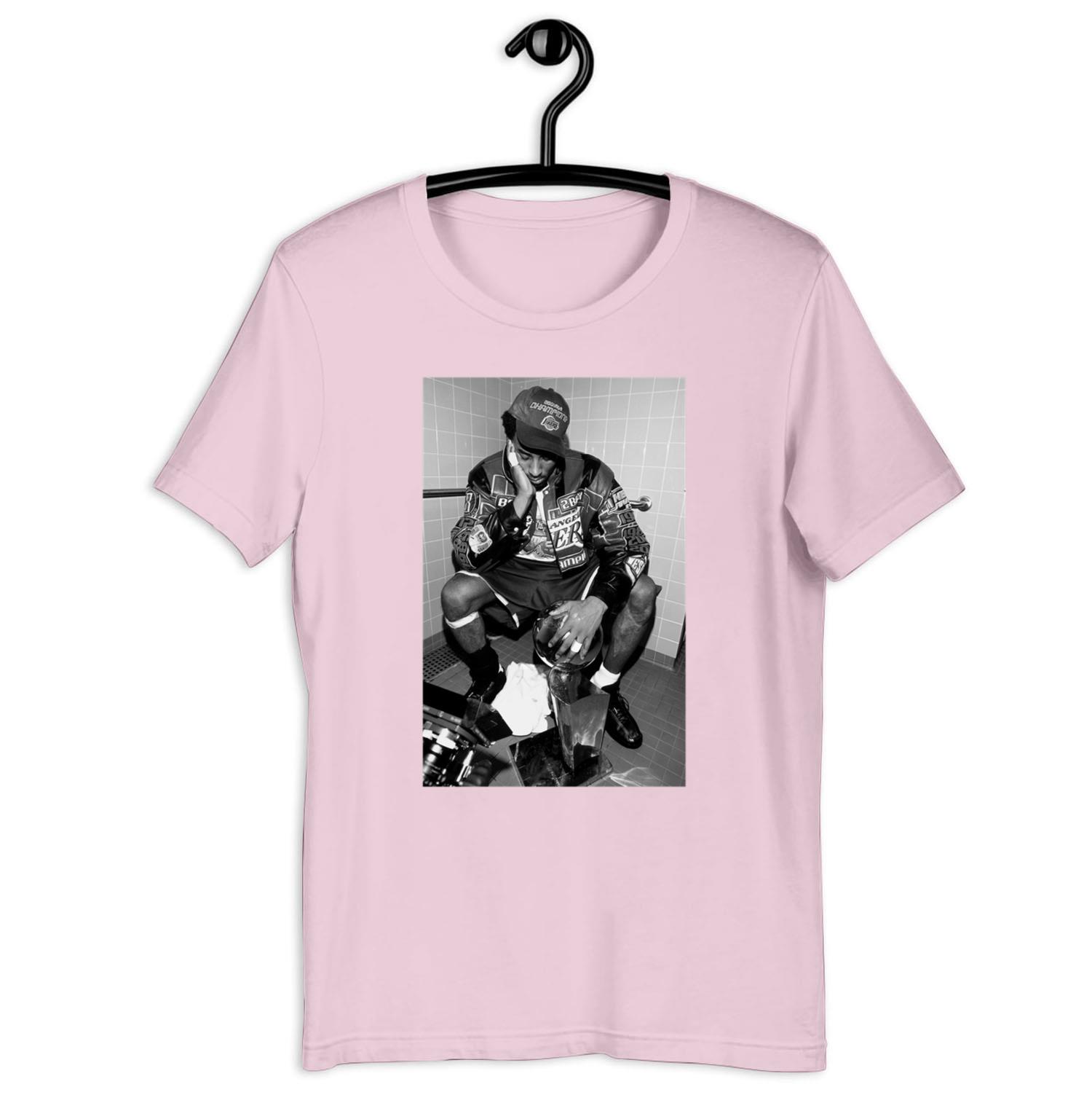 Kobe Bryant Mamba T-Shirt Iconic Trophy Photo NEW - INSTOCK! - Walmart.com