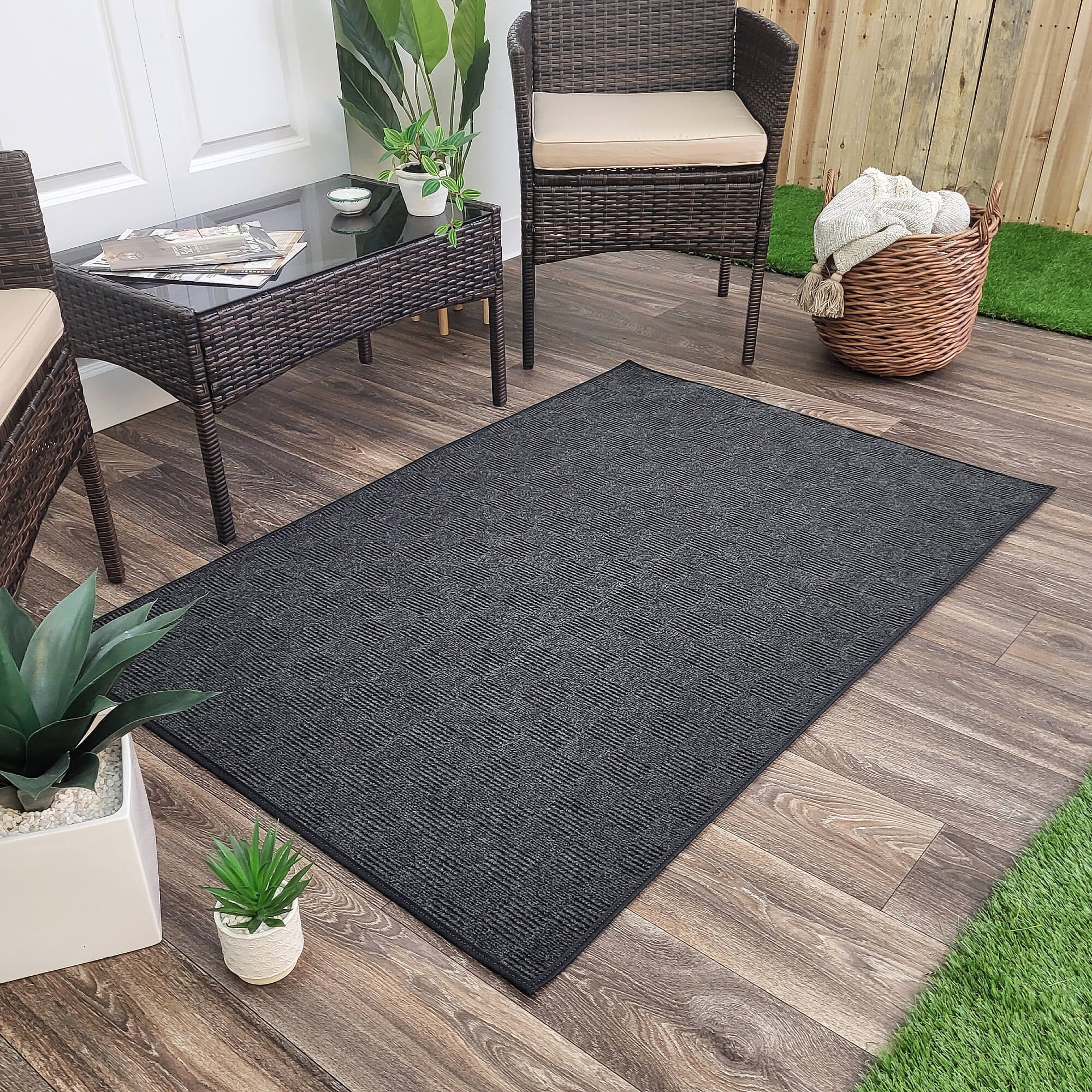 Koeckritz Rugs 2'x5' Black Ice Patchwork Indoor/Outdoor Rug Soft ...