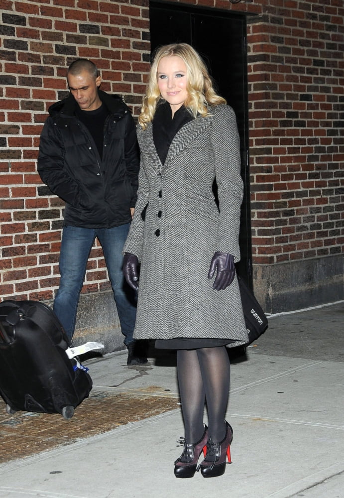 Kristen Bell At Talk Show Appearance For The Late Show With David ...