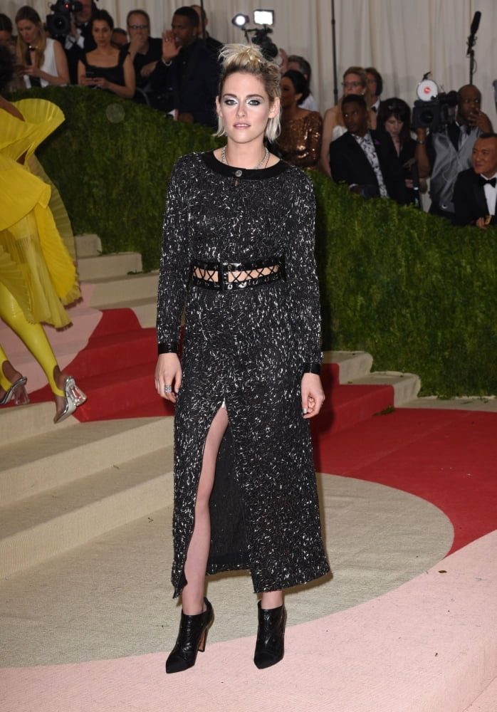 Kristen Stewart At Arrivals For Manus X Machina Fashion In An Age Of ...