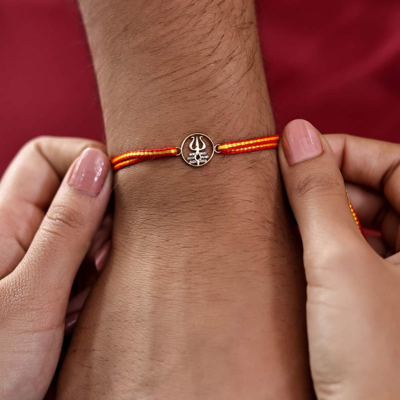 KuberBox 18K Yellow Gold Diamond Trishul-Tripundra Rakhi for Brother ...