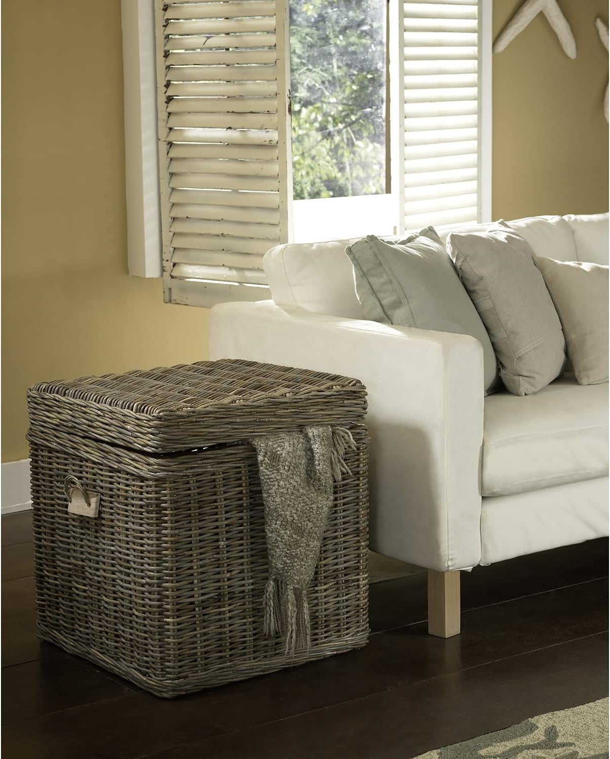 Kubu Storage Trunk End Table with Natural Rattan Weave - Walmart.com