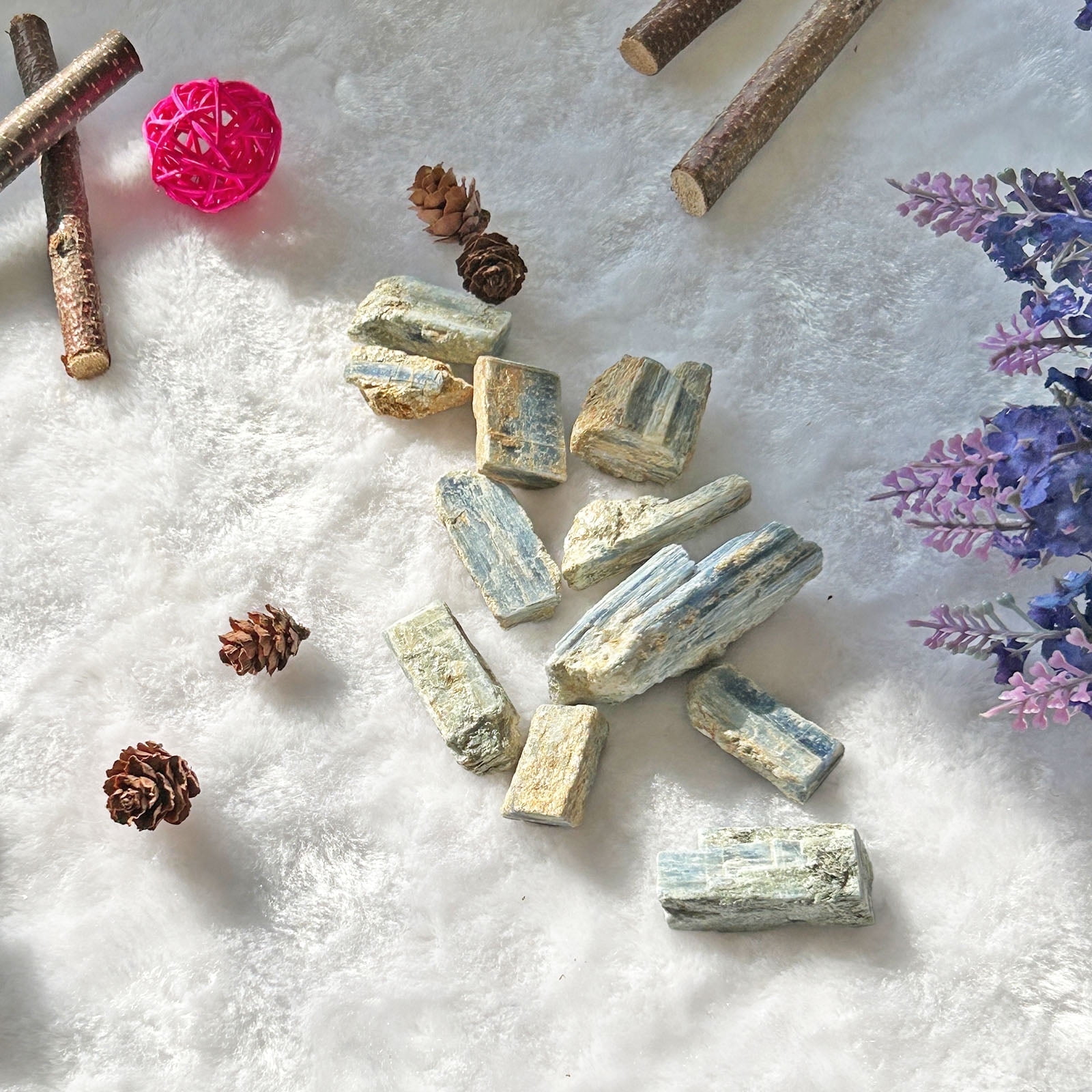 Kyanite Healing Crystals, 1lb, Natural Stone Raw Gemstone Rocks for ...