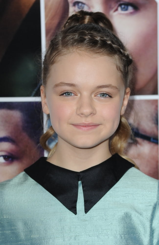 Kylie Rogers At Arrivals For Collateral Beauty World Premiere Jazz At ...