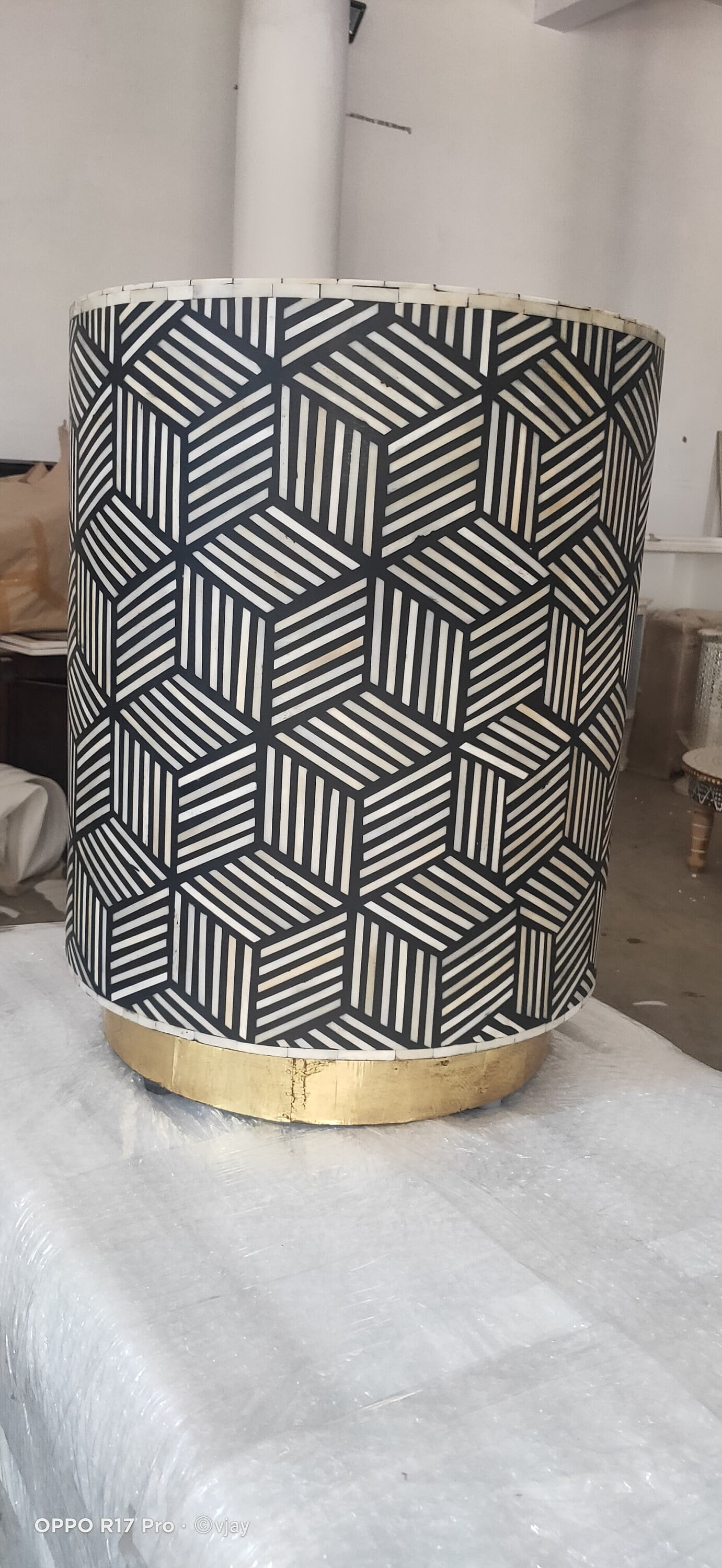 LAKECITY ARTS Bone Inlay Optical Round Side Table Black, Bone Inlay ...