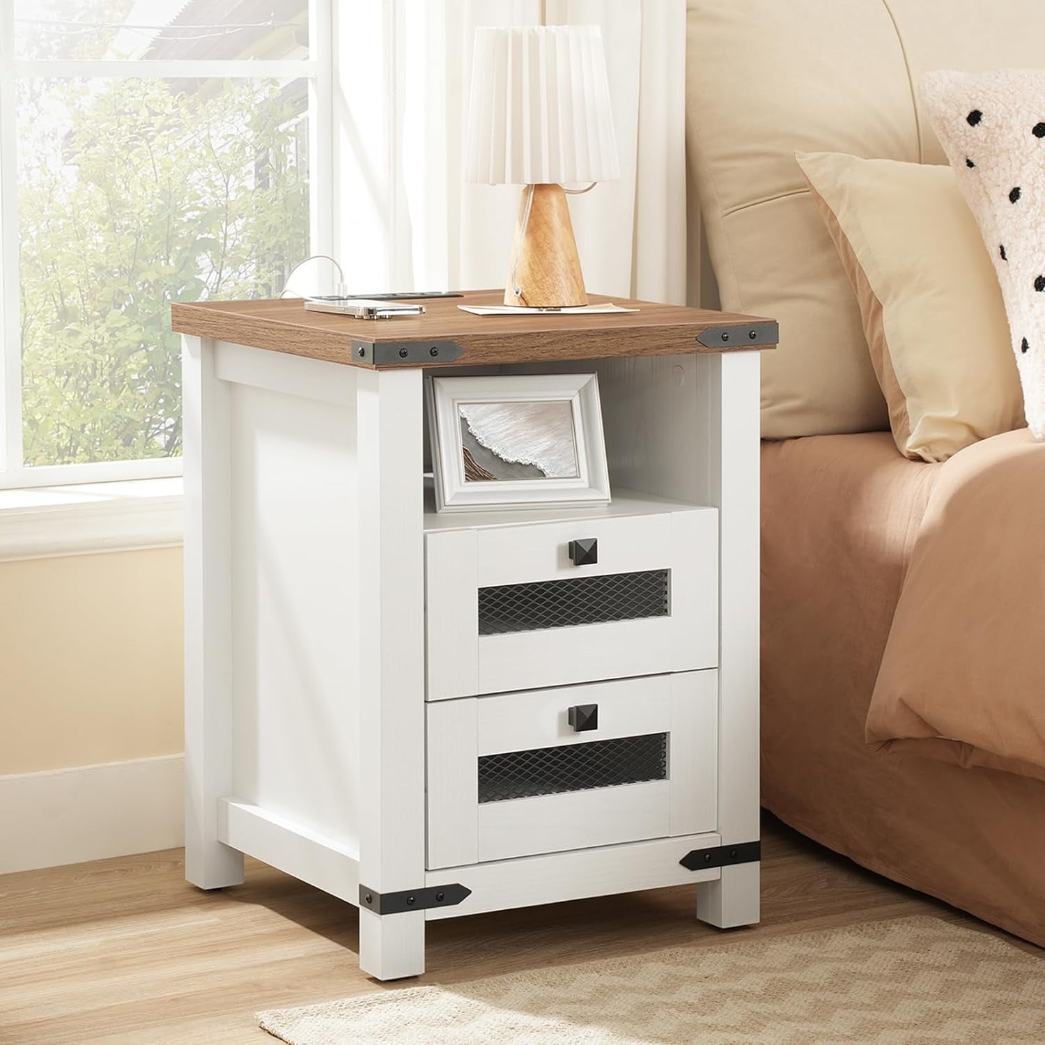 LARMNEE 17.7" Nightstand with Outlets and USB Ports End Table with 2 ...