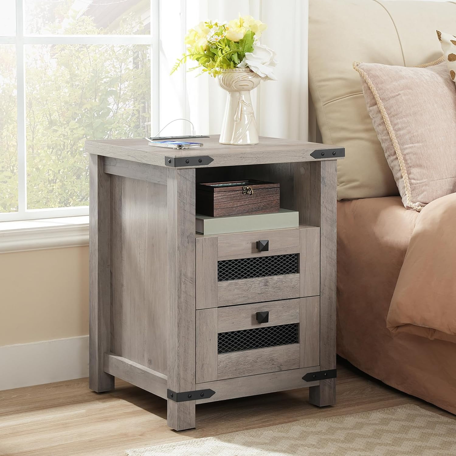 LARMNEE 17.7" Nightstand with Outlets and USB Ports End Table with 2 ...