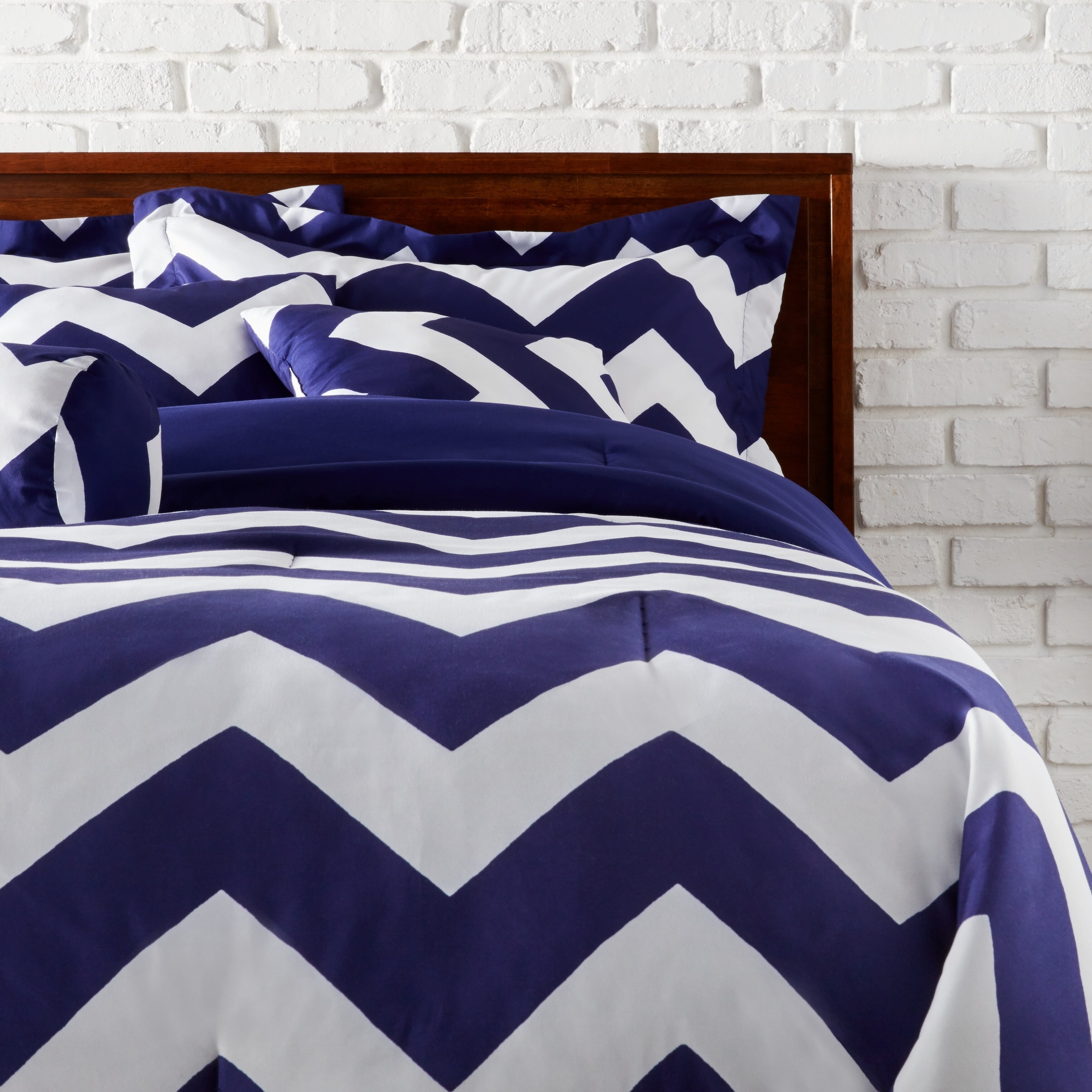 LCM Home Fashions 7-piece Beige Chevron Comforter Set NAVY/WHITE KING ...