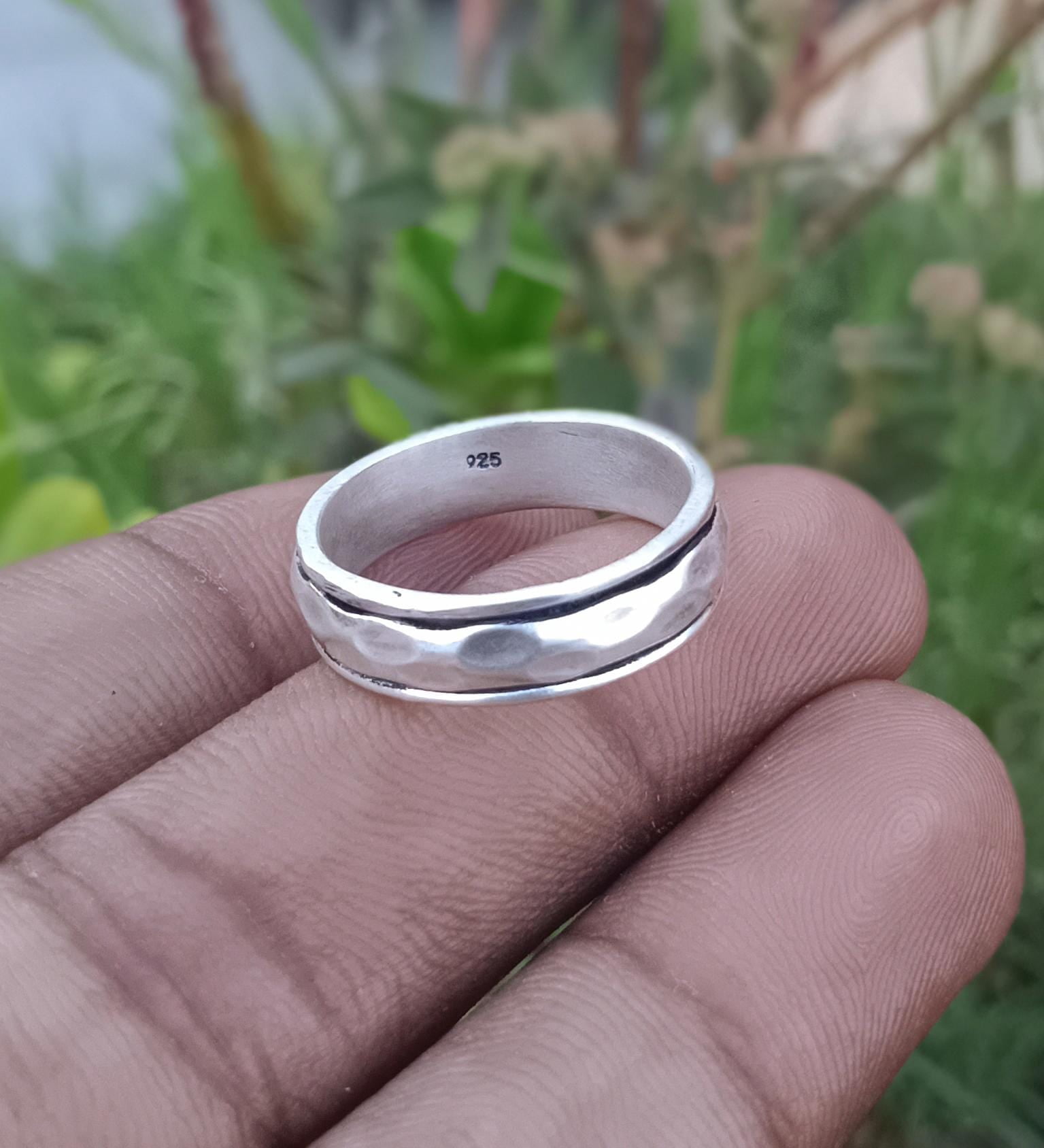 LD DESIGNS Boho Hammered Silver Spinner Ring With Textured Fidget Band ...