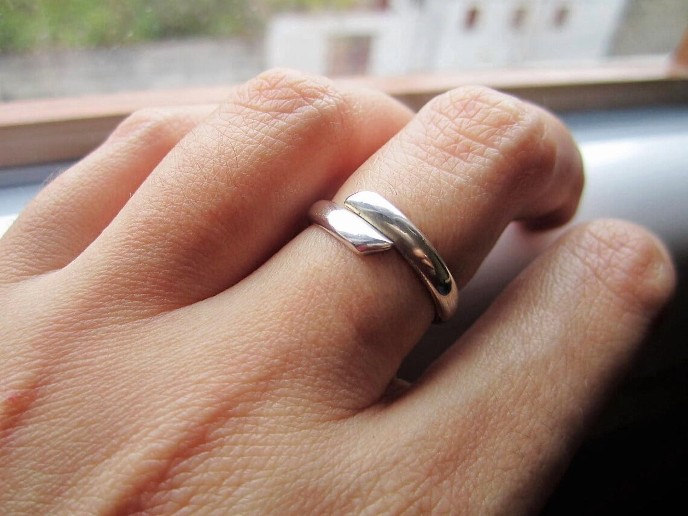 LD DESIGNS Minimalist Silver Cross Ring for Women – Closed Band 925 ...