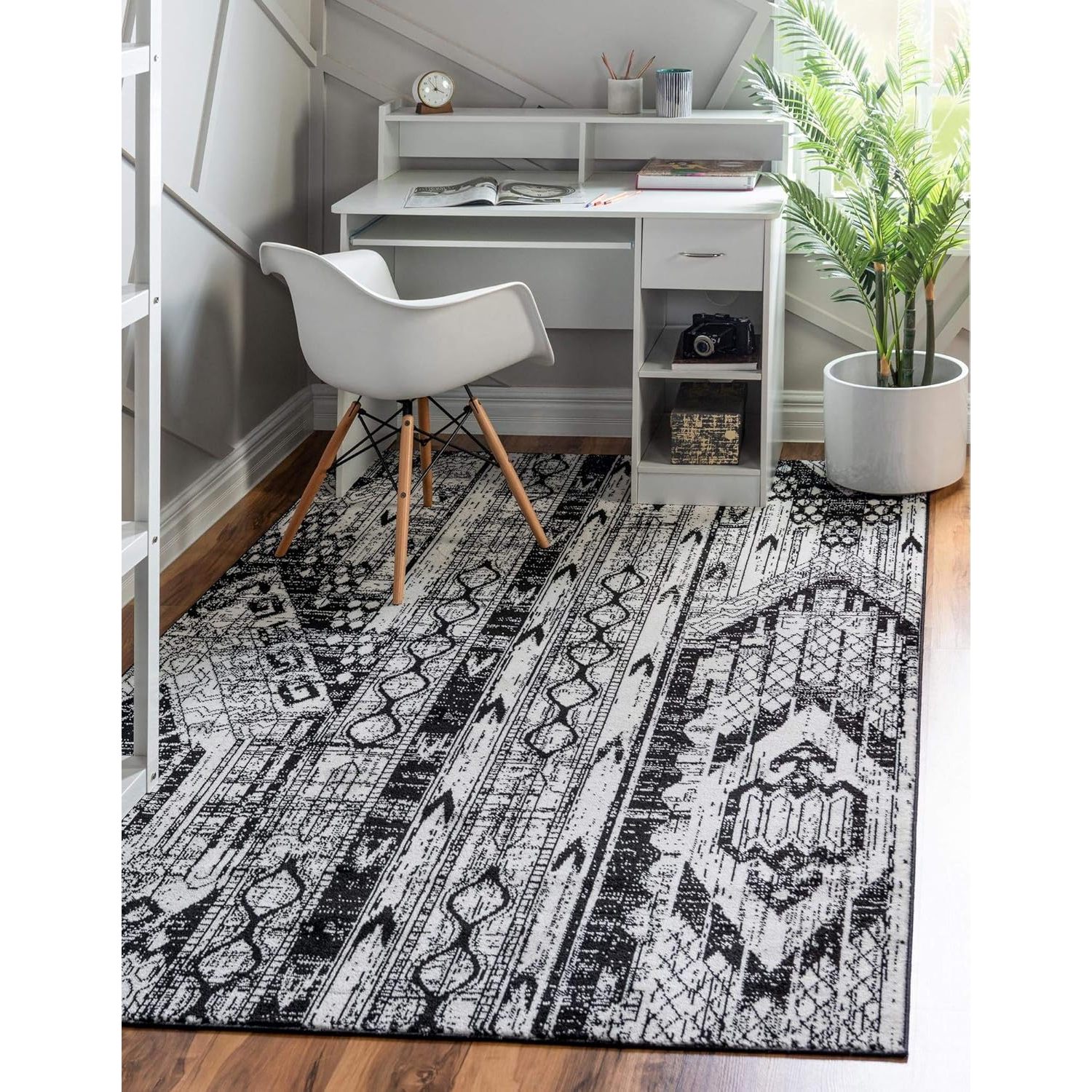 LDHF Oregon Collection Rug – 8' x 10' Black and White Low-Pile Rug ...
