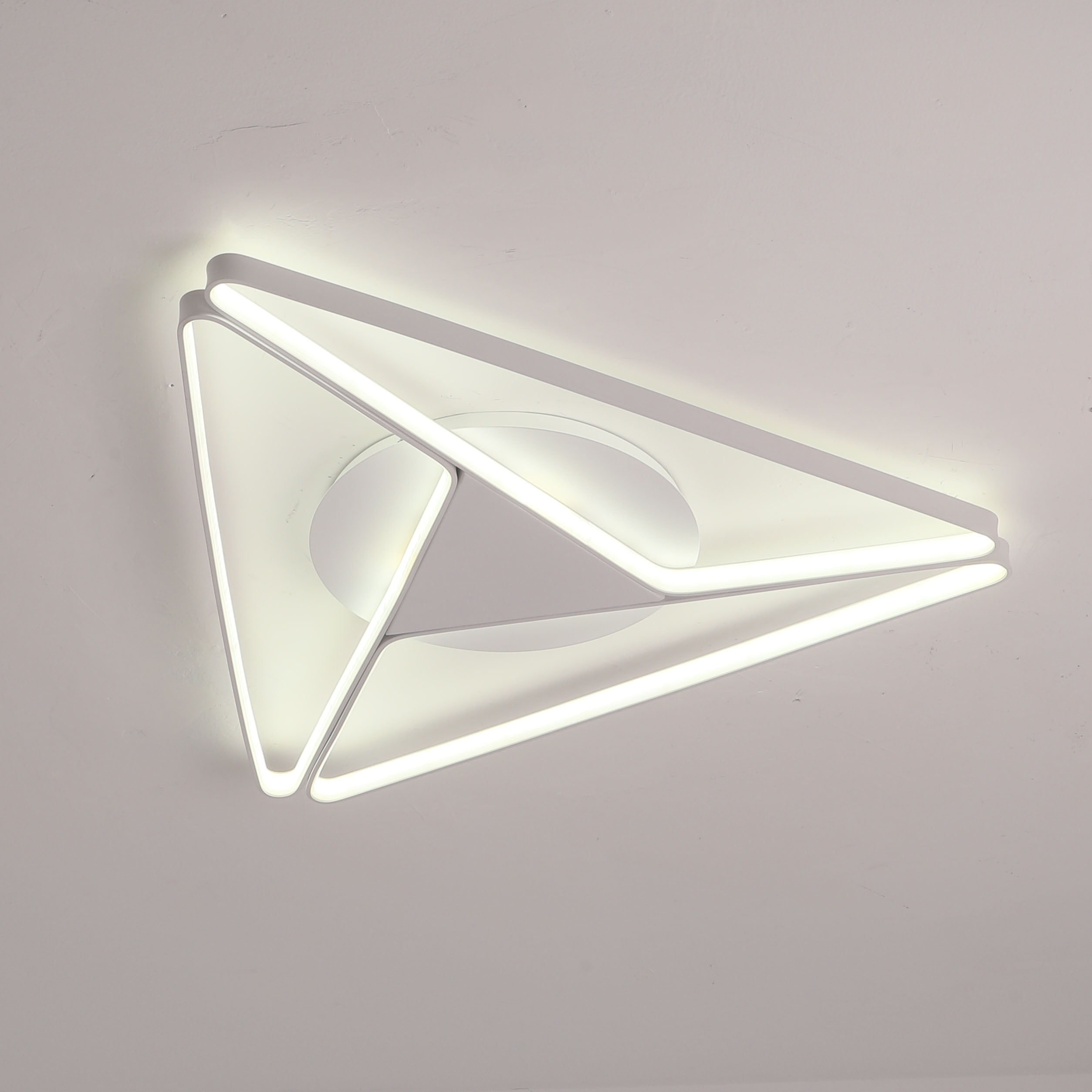 LED Ceiling Light Fixture, 80W Modern Triangle Ceiling Lamp Dimmable ...