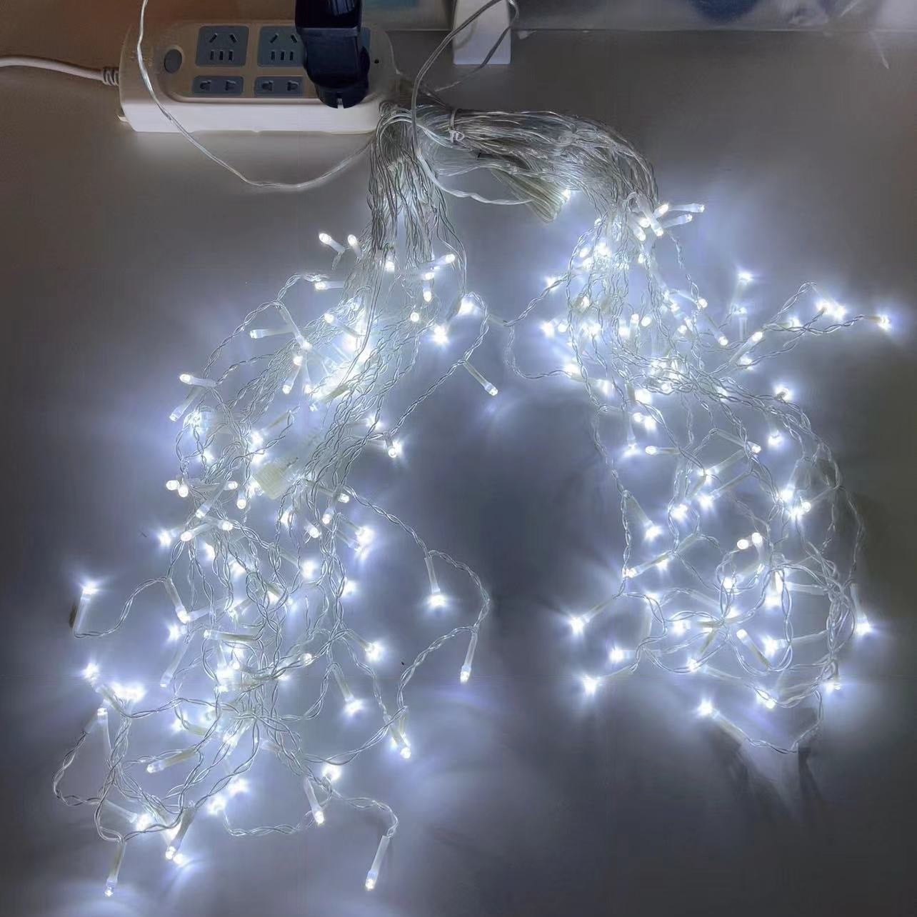 LED Icicle Christmas Lights Outdoor, 16.4FT 32 Drops with 200 LED, 8 ...