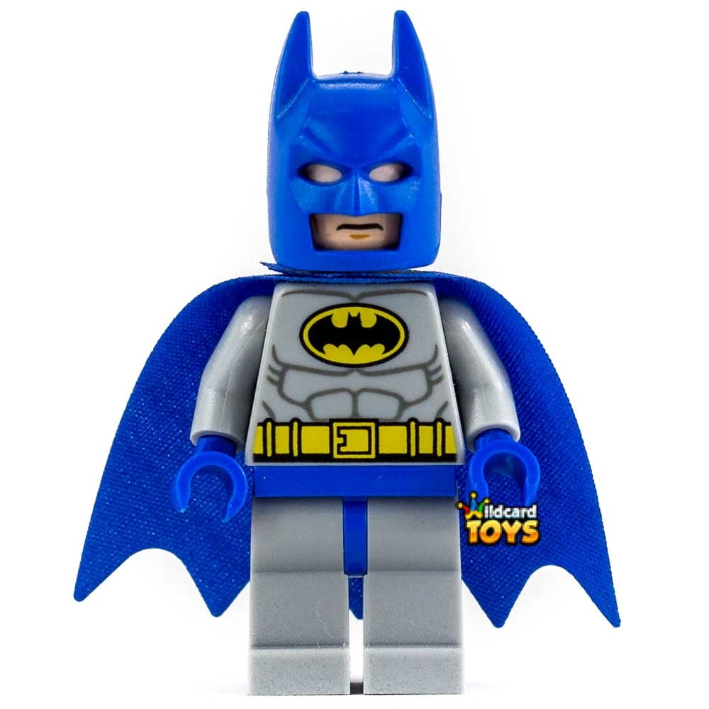 LEGO DC Super Heroes Batman - Light Bluish Gray Suit with Yellow Belt ...