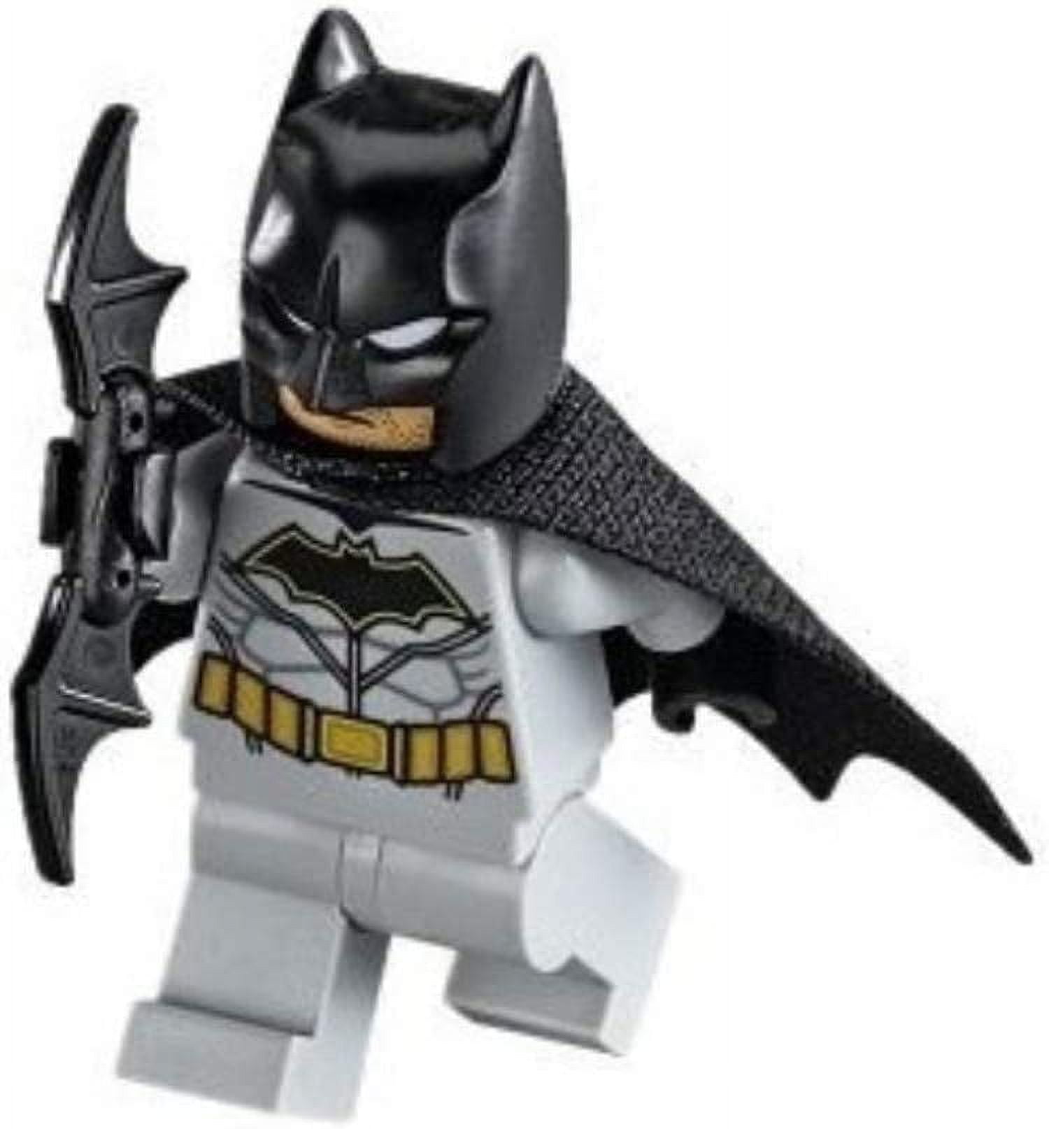 LEGO Superheroes: Batman Minifig with Batarang and Cape - Walmart.com