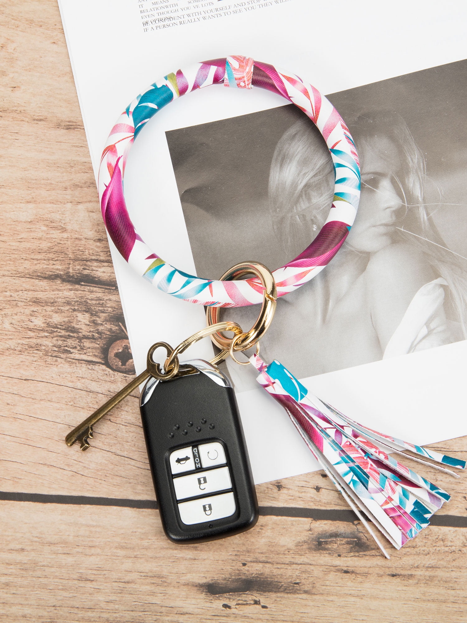 LELINTA Tassel Ring Circle Key Ring Keychain-Wristlet Leather Bracelet ...