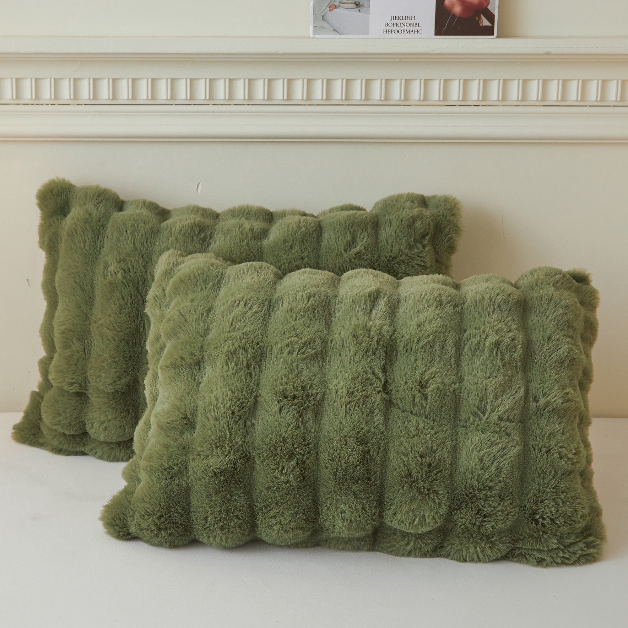 LIFEREVO, Faux Rabbit Fur & Velvet Pillowcase, 20x26, Sage Green ...