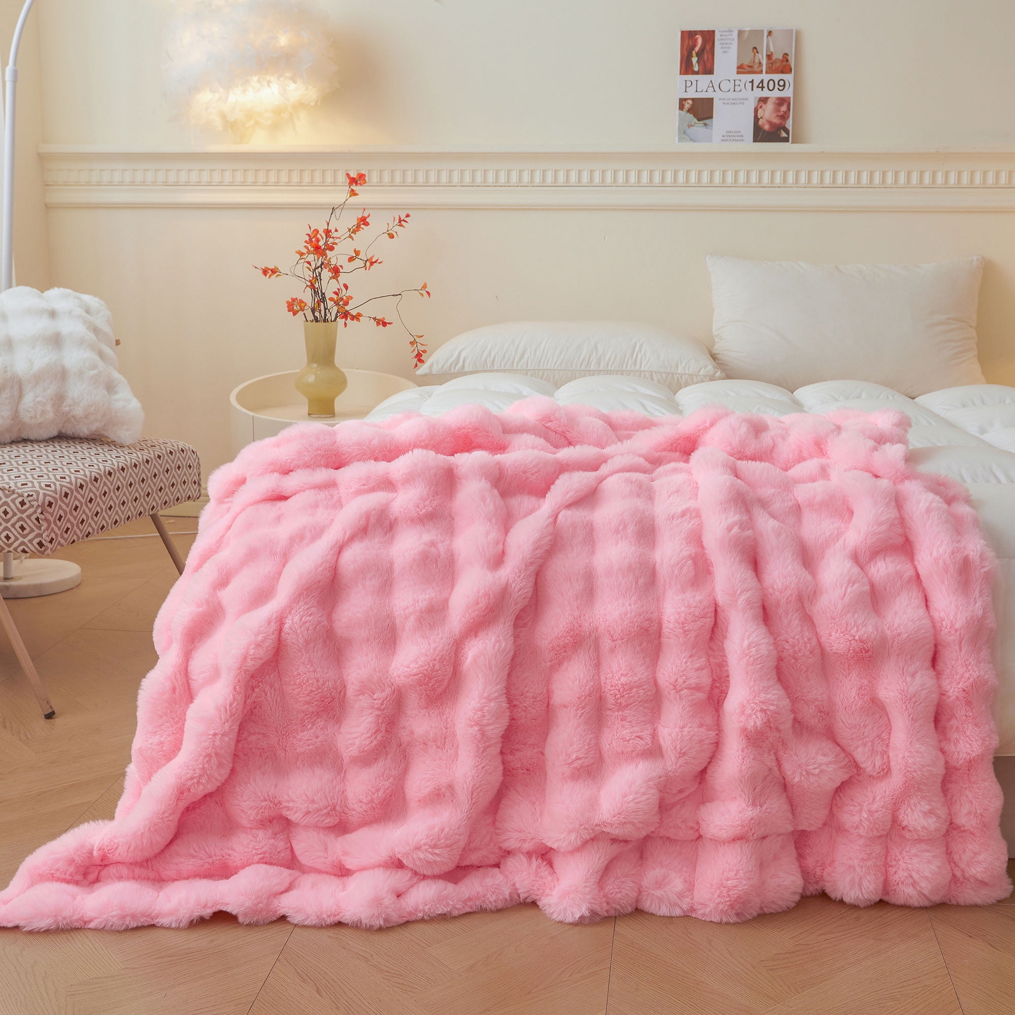 LIFEREVO Luxury Fluffy Faux Rabbit Fur Blanket, Plush Fuzzy Bubble ...