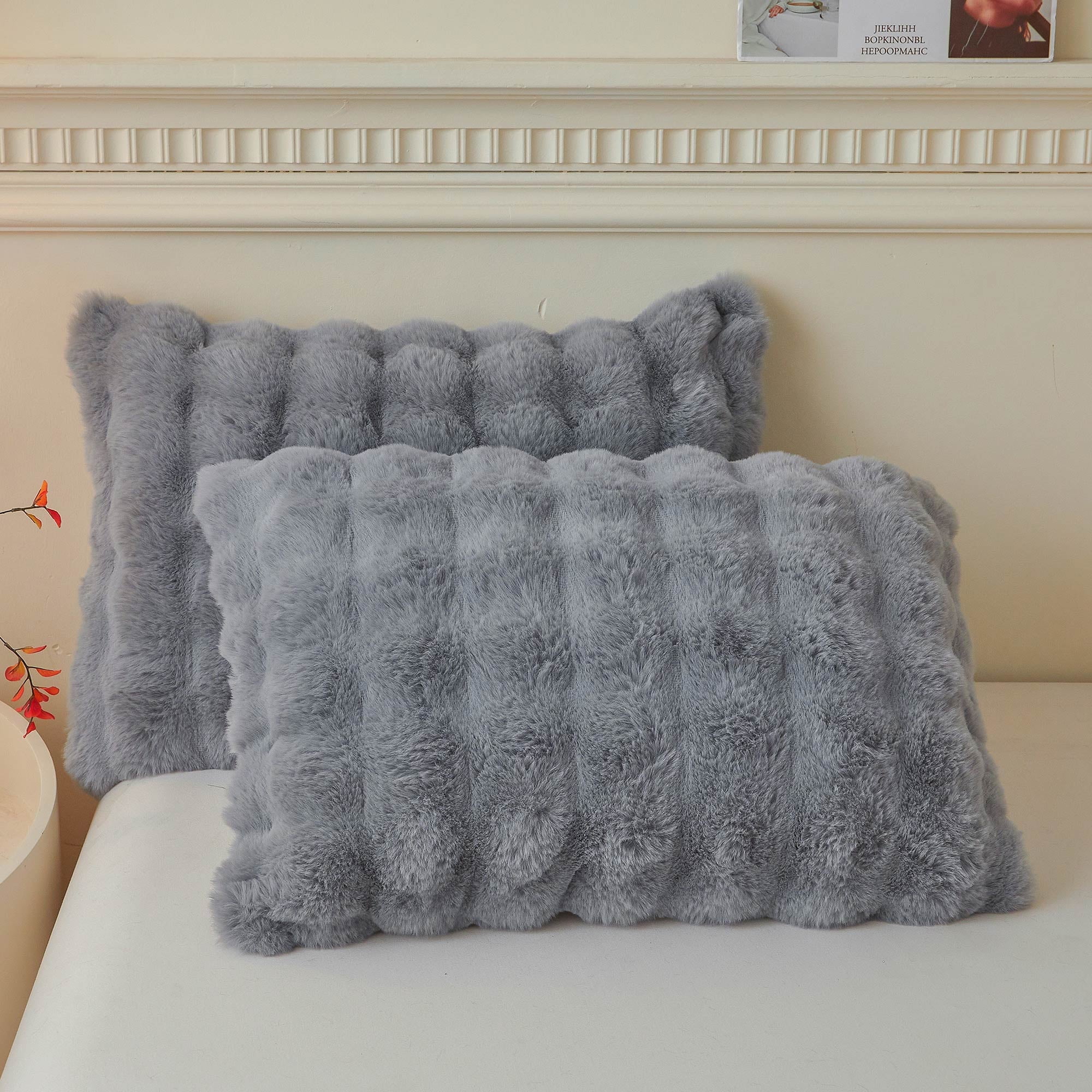 LIFEREVO Pack of 2 Fluffy Faux Rabbit Fur Pillowcases, Elegant Cute ...