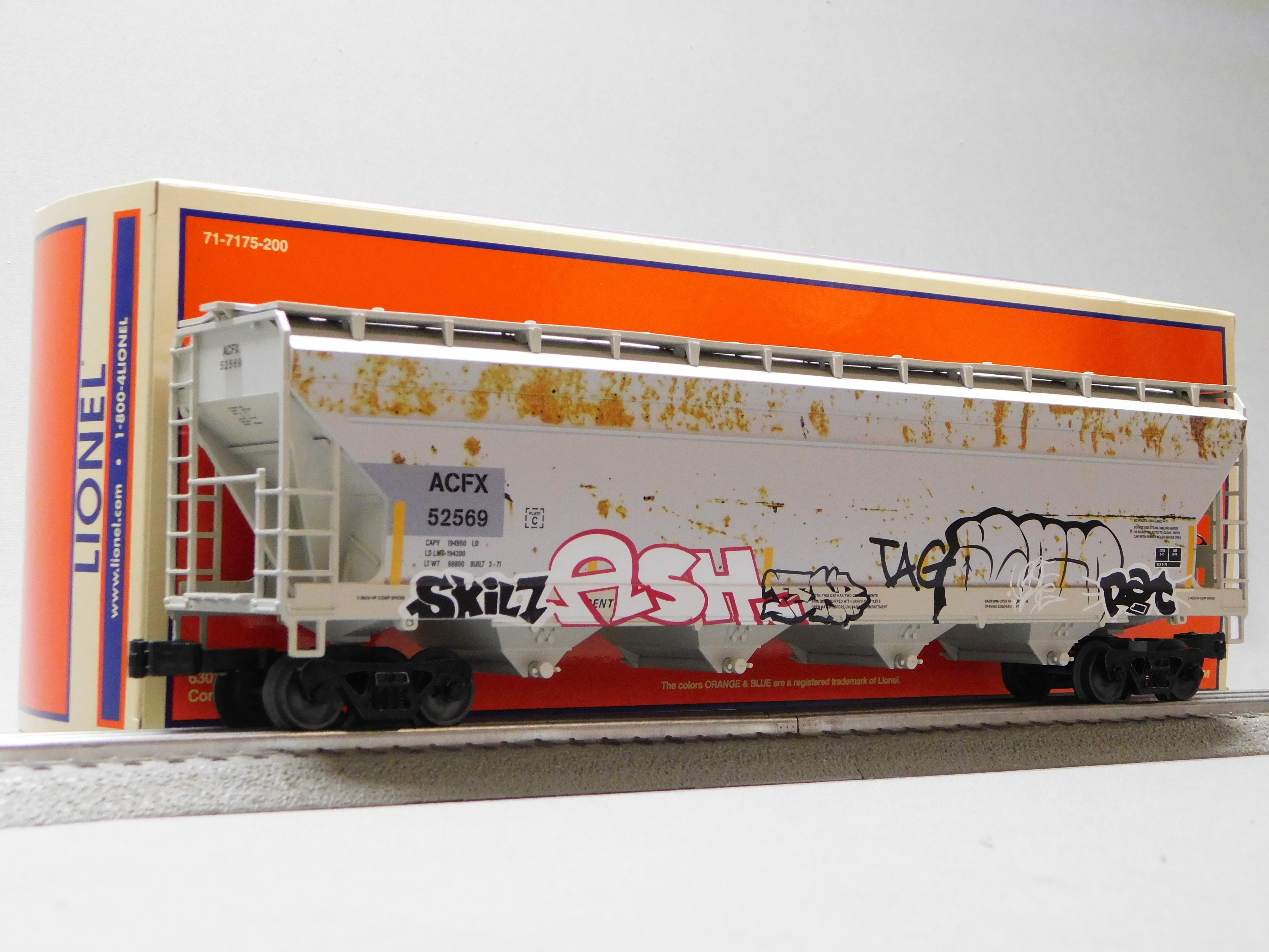 LIONEL ACFX ACF 4 BAY GRAFFITI COVERED HOPPER #52569 O GAUGE TRAIN CAR ...