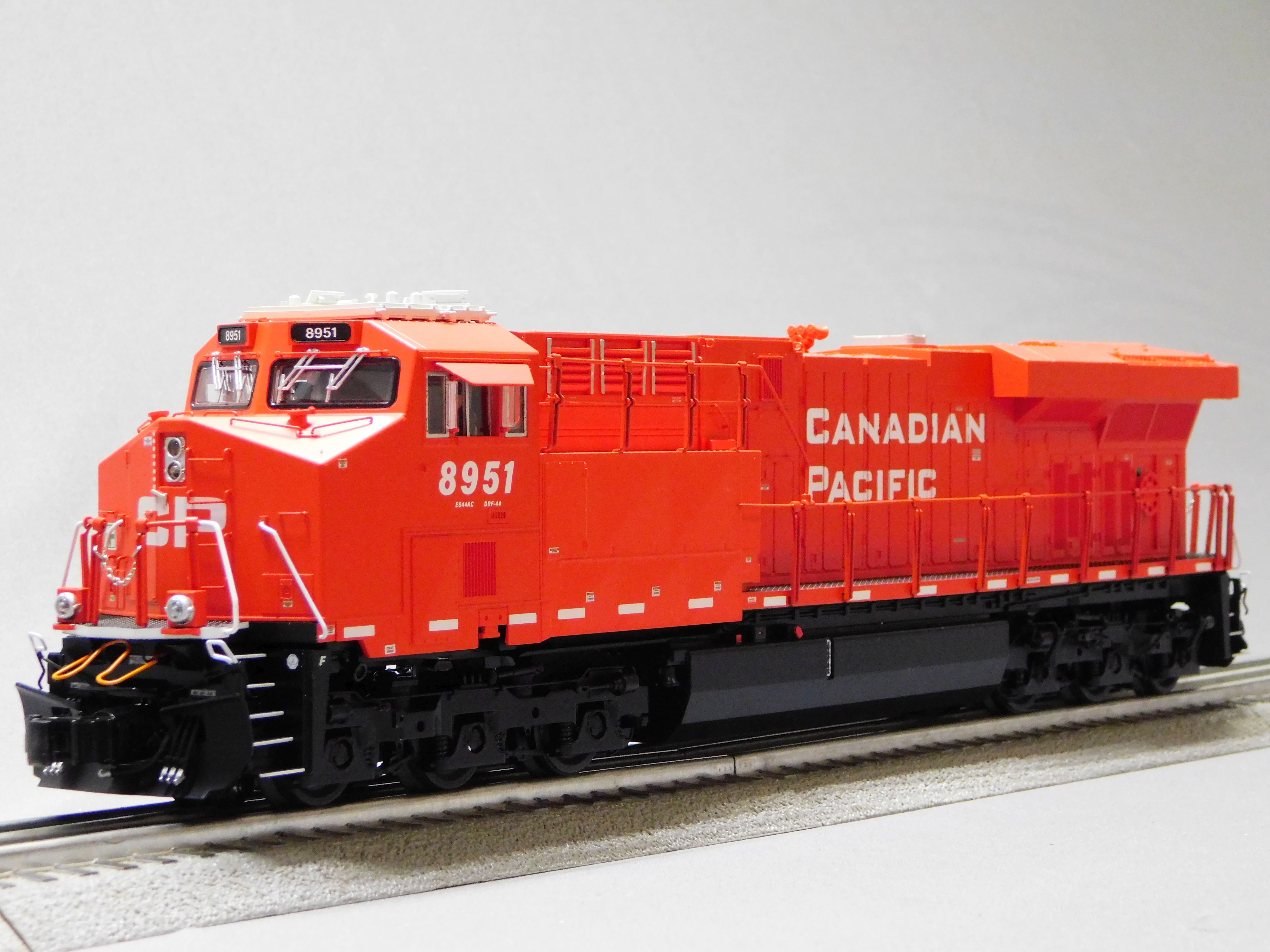 LIONEL BTO CANADIAN PACIFIC LEGACY ES44 DIESEL ENGINE #8951 O GAUGE ...