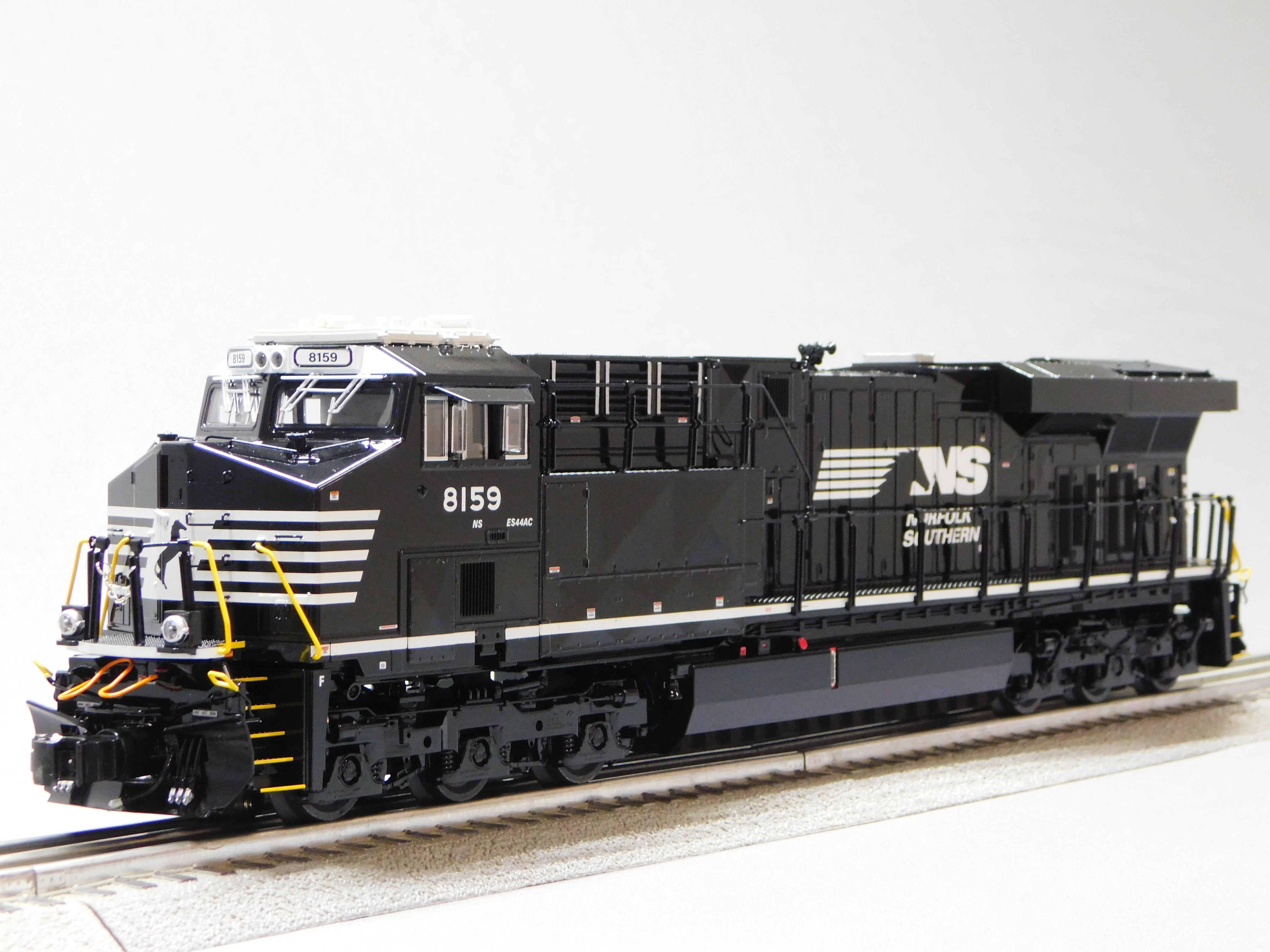 LIONEL BTO NORFOLK SOUTHERN SUPERBASS ES44AC NON-POWERED 8159 ENGINE O GAUGE 2433459 - Walmart.com