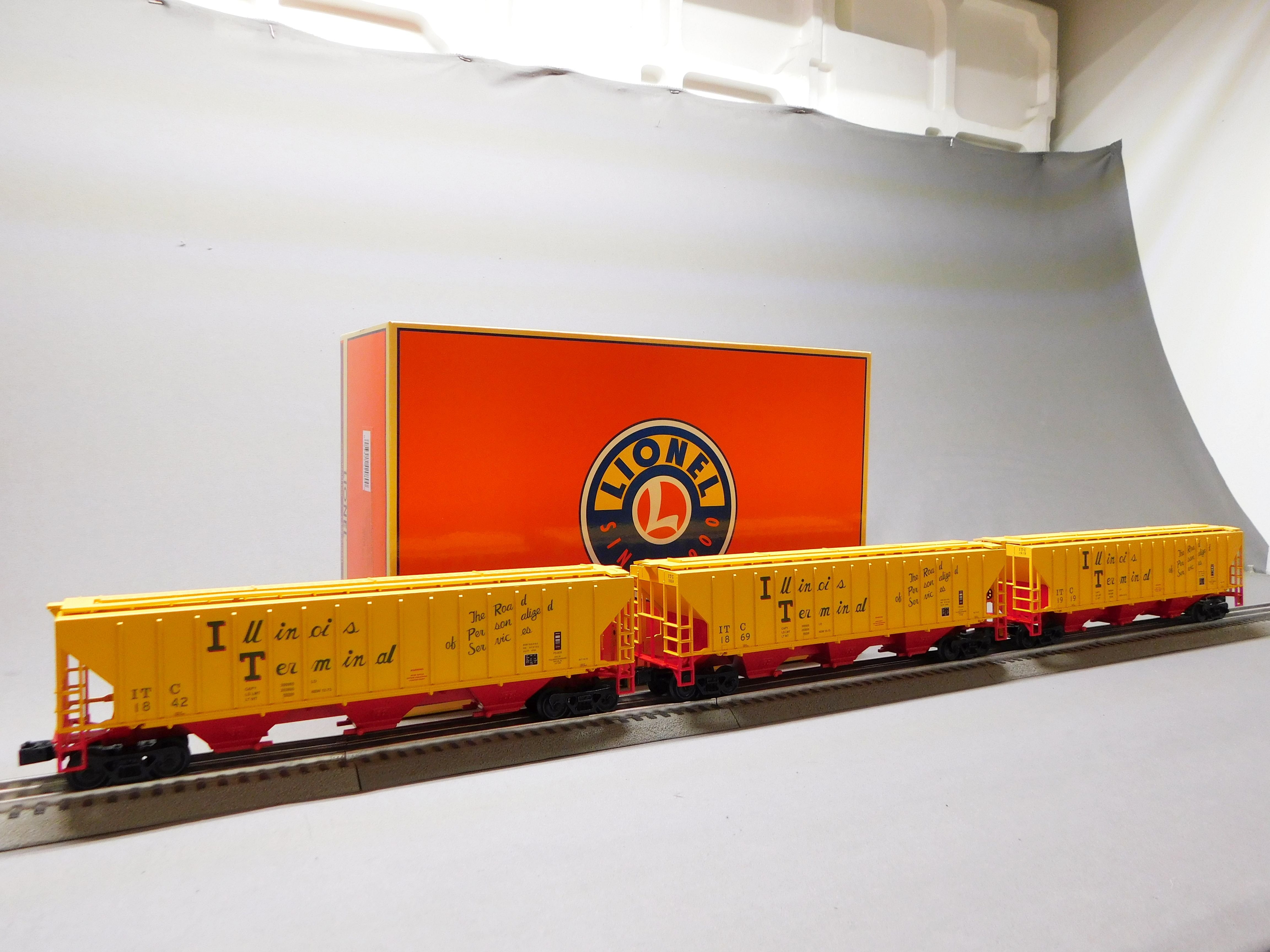 LIONEL ILLINOIS TERMINAL PS-2CD COVERED HOPPER 3-PACK 3 O GAUGE 2442120 ...