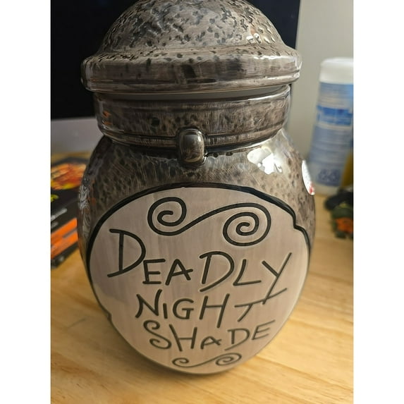 LIUUWSH Sally's Deadly Night Shade Cookie Jar - The Nightmare Before ...