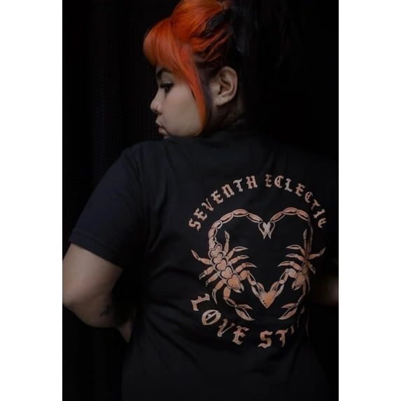 LOVE STINGS T-shirt American Traditional Graphic Tee Traditional ...